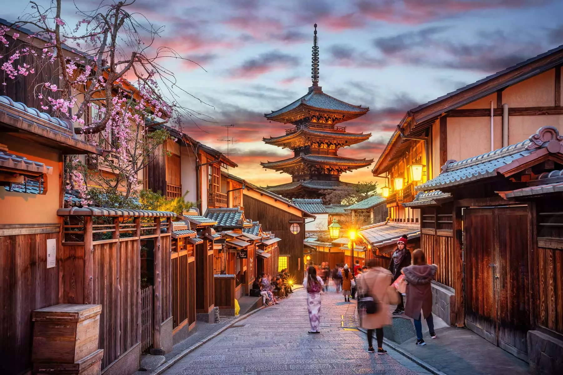 Yasaka Pagoda a Sannen Zaka Street, Kyoto, Japan, gewielt eng vun de beschte Stied op der Welt