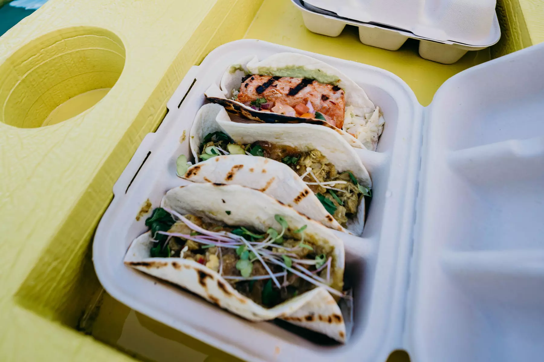 Pesanan taco dari Lime Out di St. John