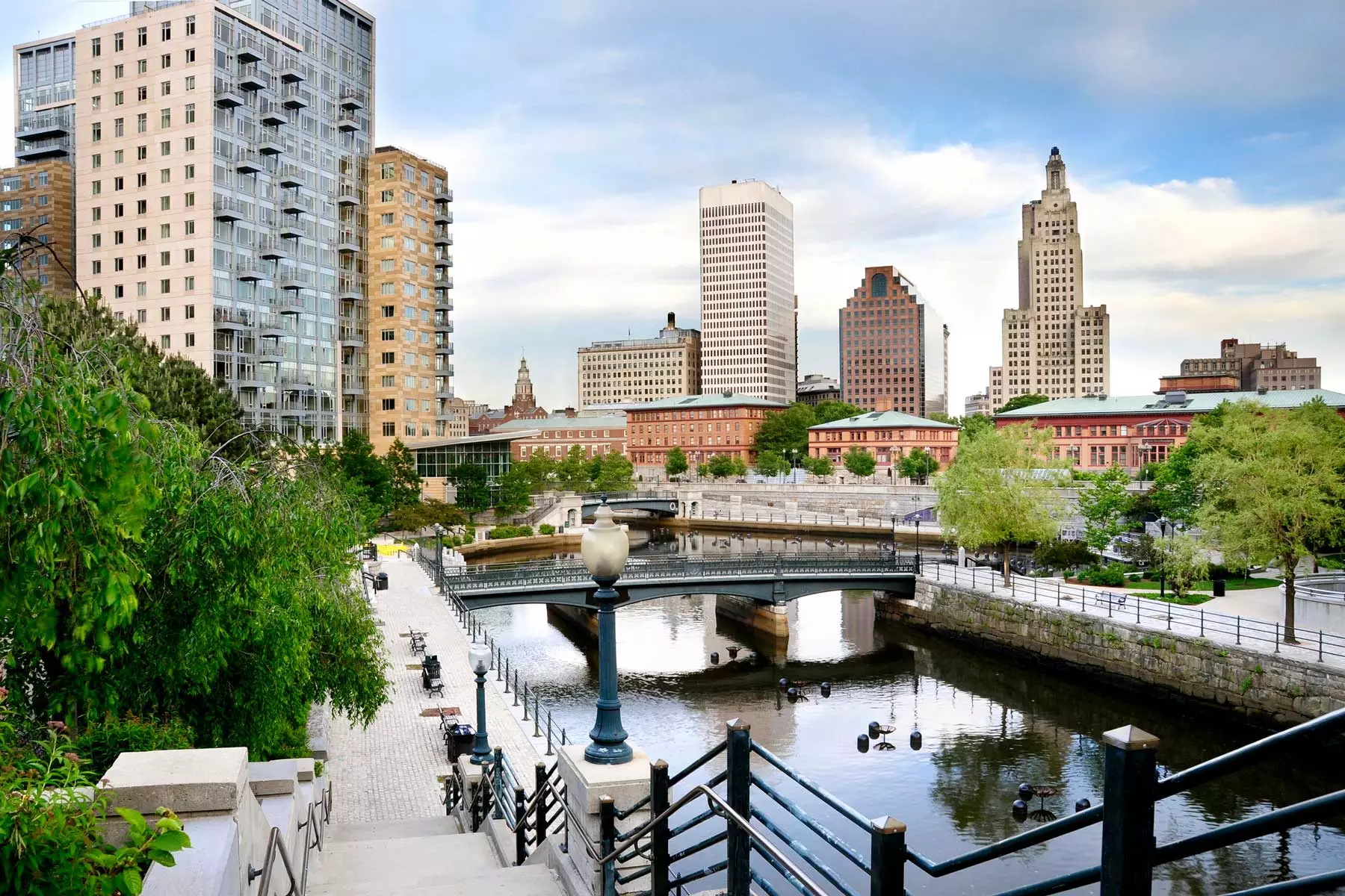 Centre-ville de Providence, Rhode Island avec des bâtiments de la ville et de la rivière