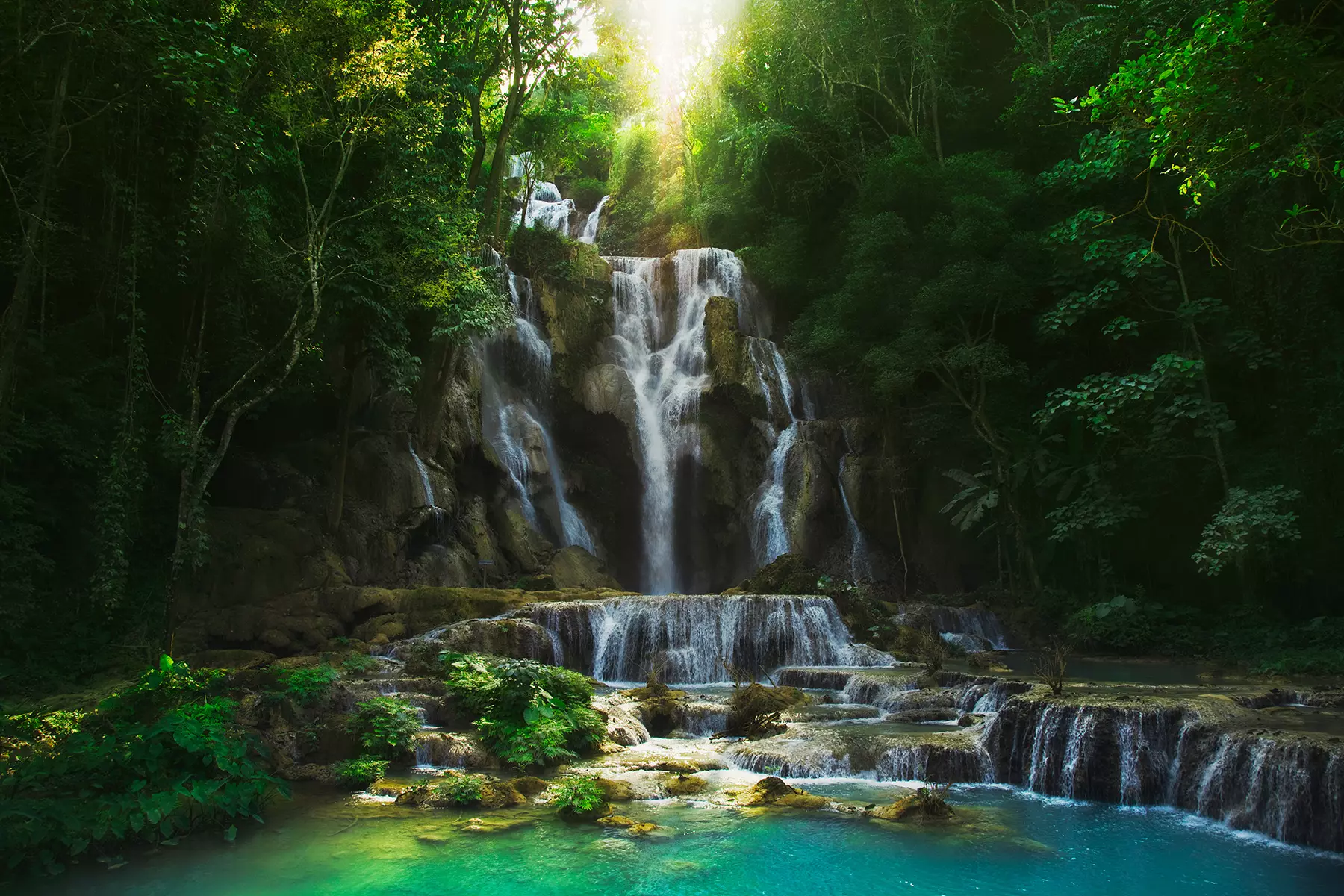 Cascate di Kuang Si nelle foreste vicino a Luang Prabang, Laos