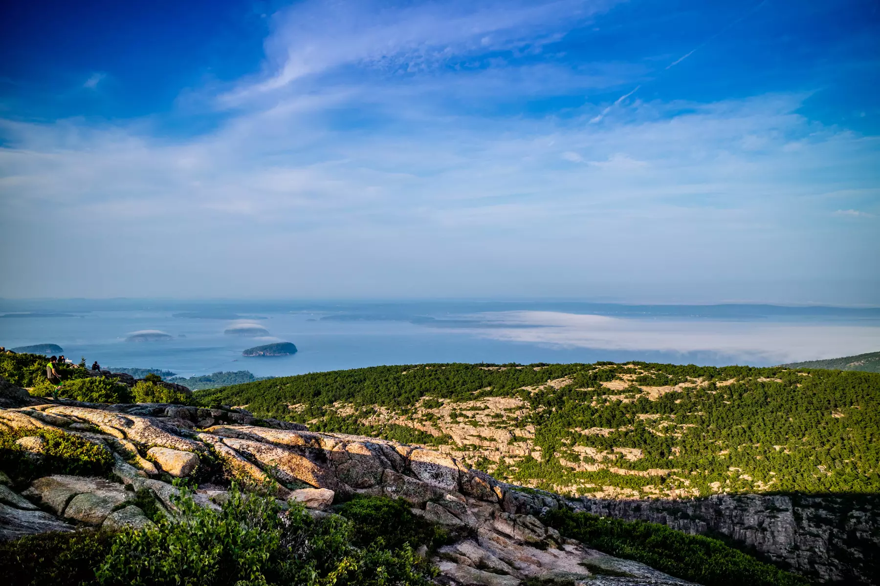 A vista da baía do francês no Parque Nacional de Acadia, Maine