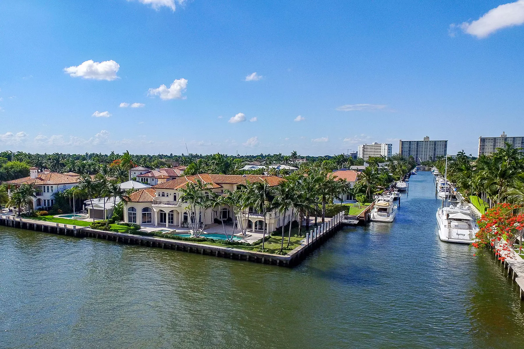 Aerial View villas, nyumba, intercostal, milatho, Ocean kuchokera ku Delray Beach, Florida