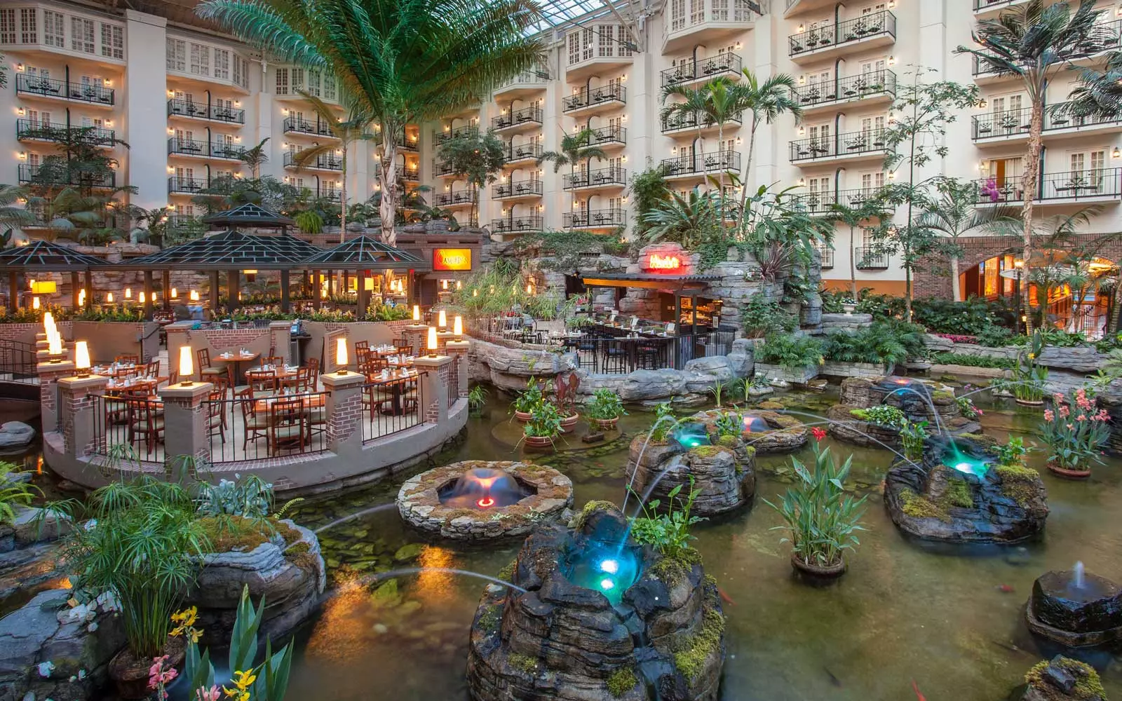 “Gaylord Opryland” şypahanasynda galan myhmanlar meşhurlaryň jaňlaryny alyp bilerler.