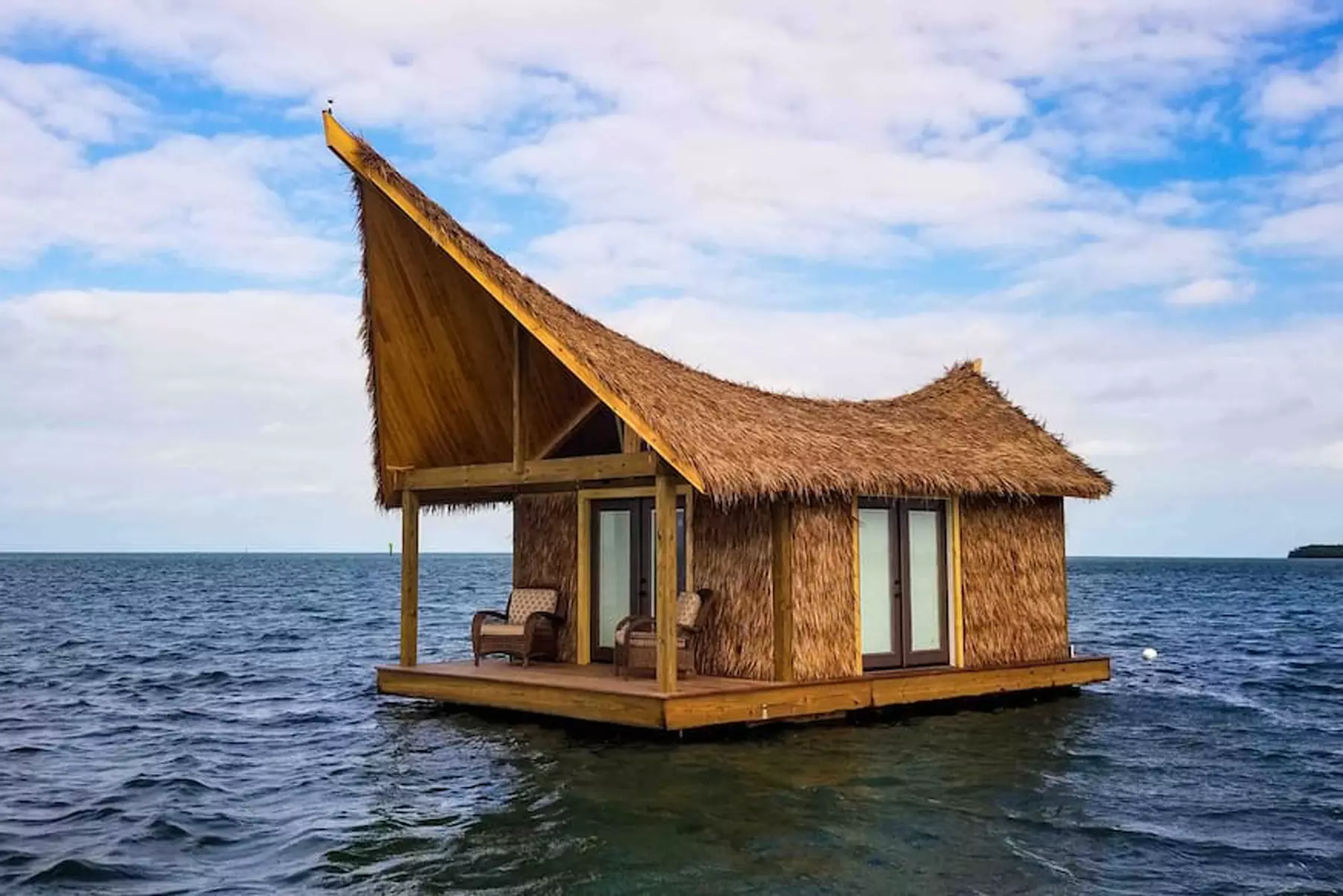 Tiki-suites drijvend in Key West op Airbnb