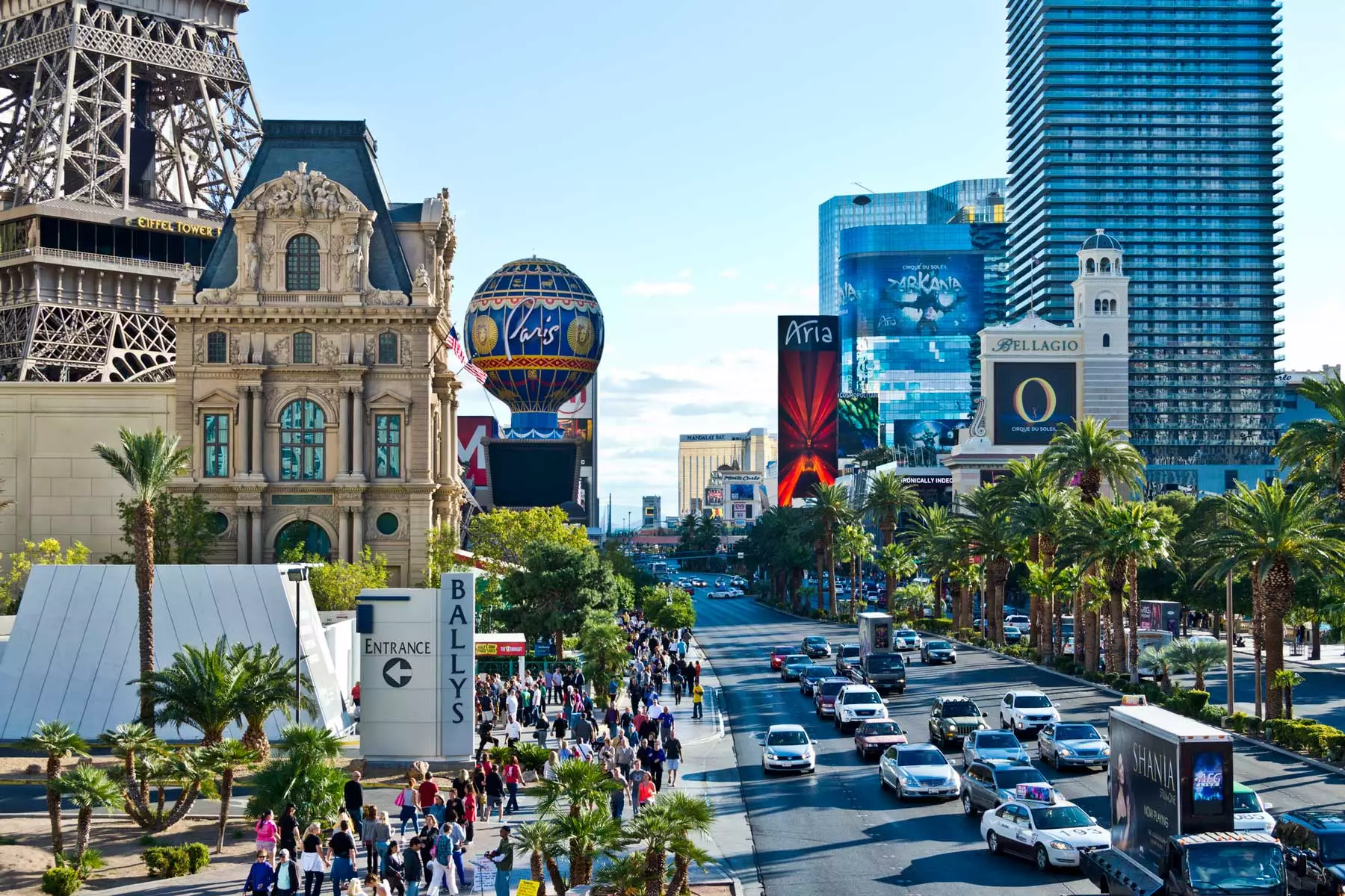 Paris Las Vegas เป็นโรงแรมและคาสิโนที่ตั้งอยู่บน Las Vegas Strip ใน Paradise รัฐเนวาดา