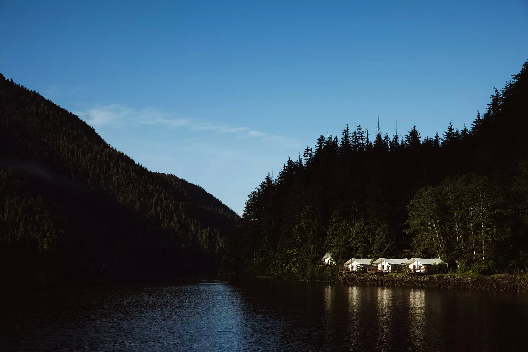 ภายนอกของ Clayoquot Wilderness Lodge