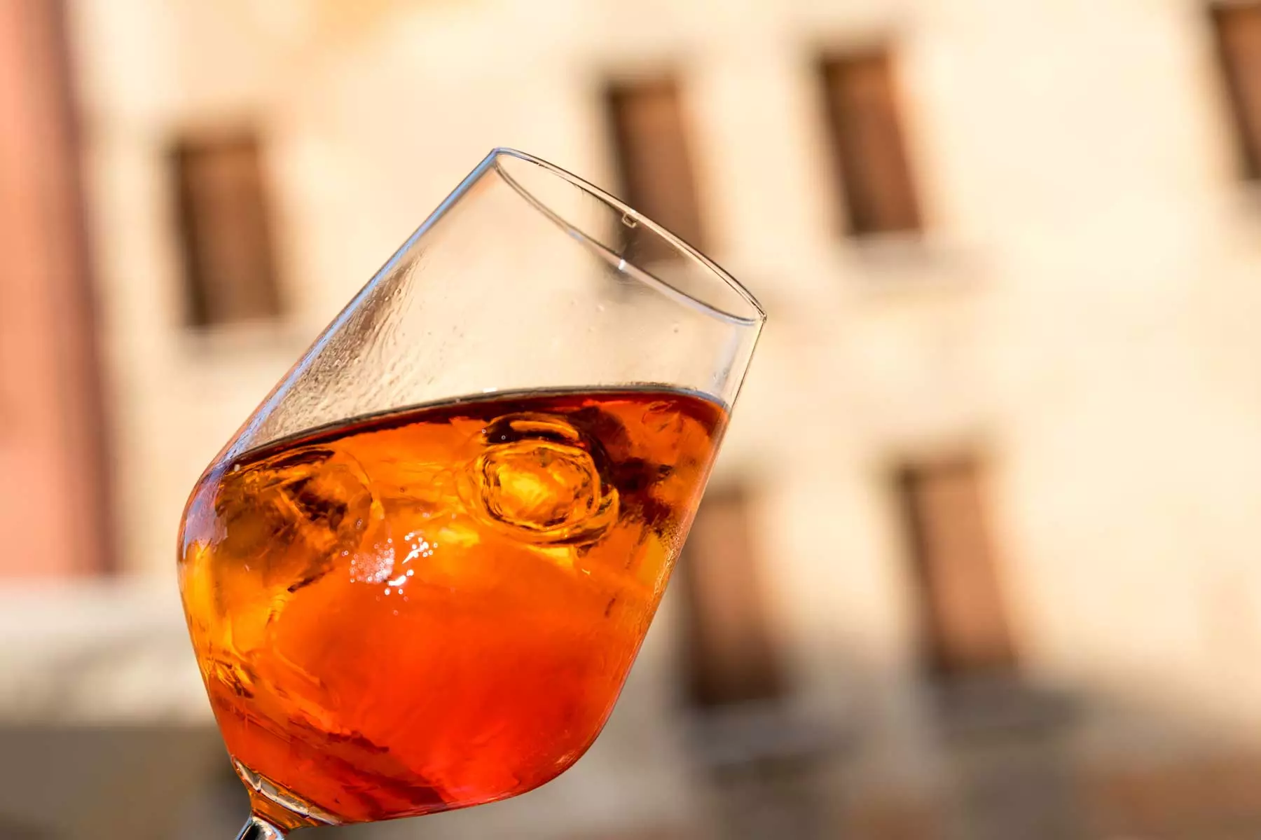 Italiako aperitiboa izotzarekin, Campari soda