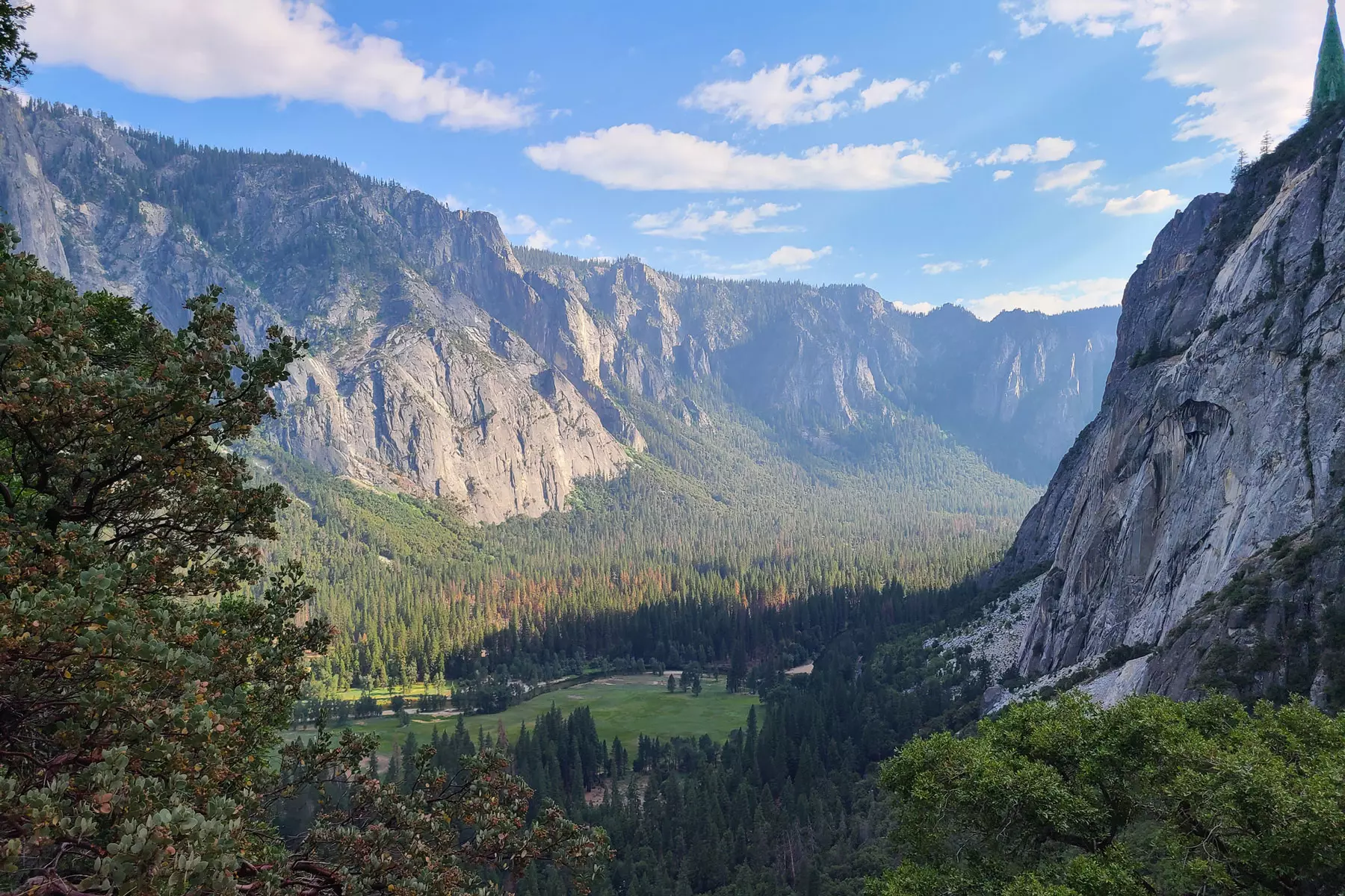 Yosemite Valley thiab pob tsuas ntawm Tenaya Canyon, Yosemite National Park, California