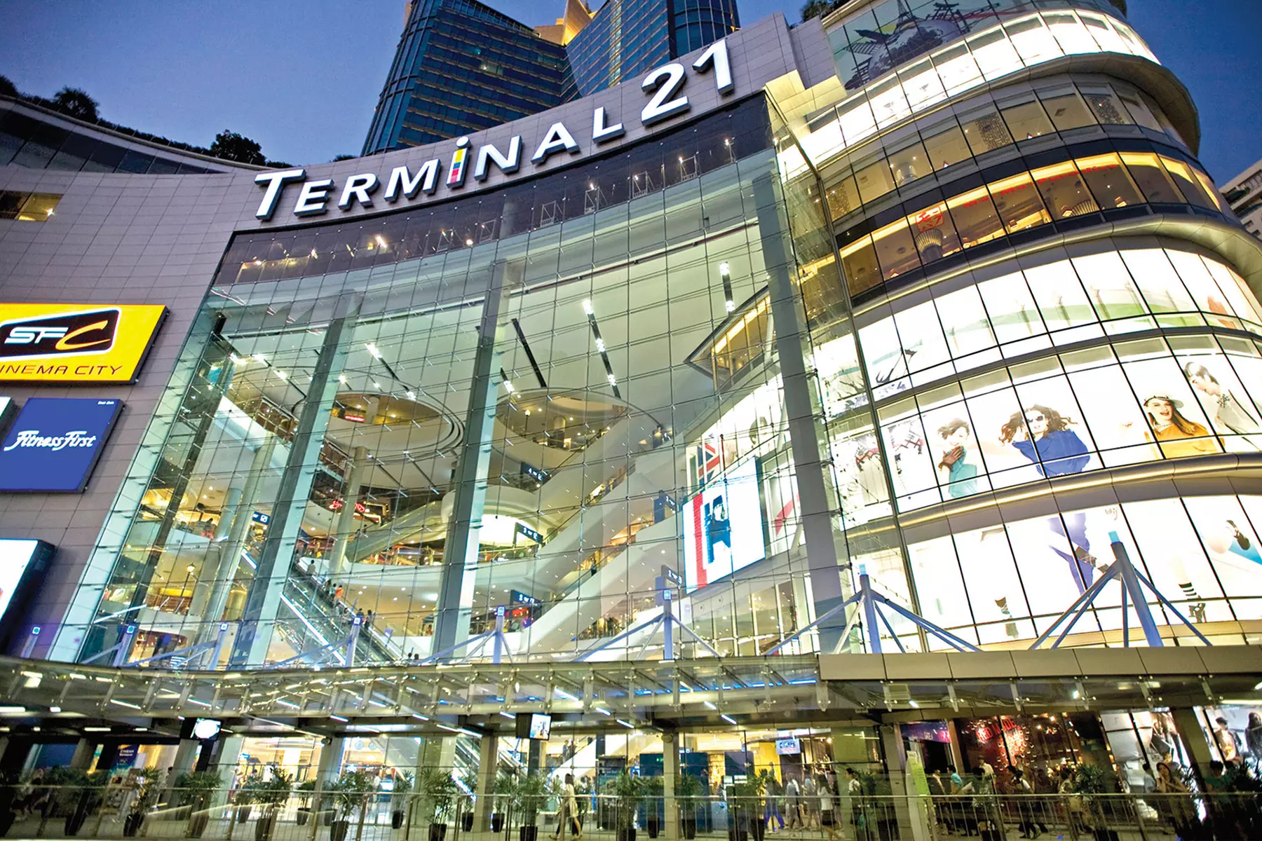 Inyuma ya Terminal21 Asok