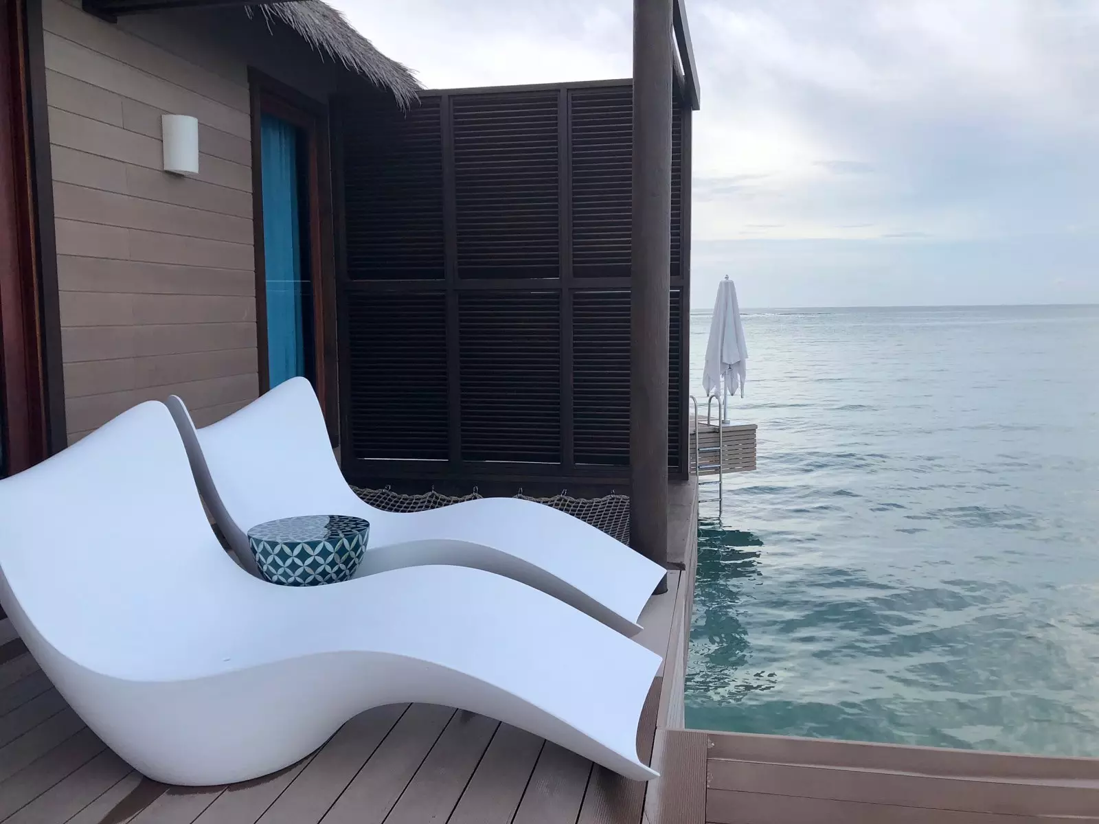 Umgangatho wangaphandle kwiSandals South Coast Jamaica's new over-the-water bungalows