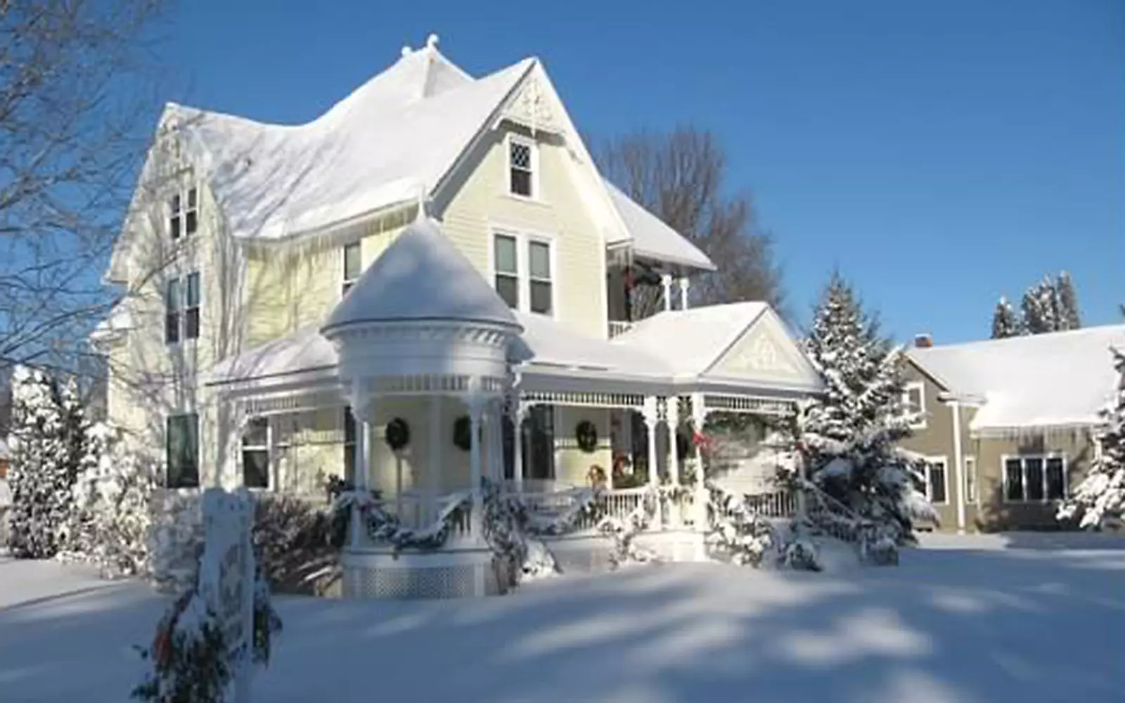 romantiese Anna V's B&B in sneeu Lanesboro, MN