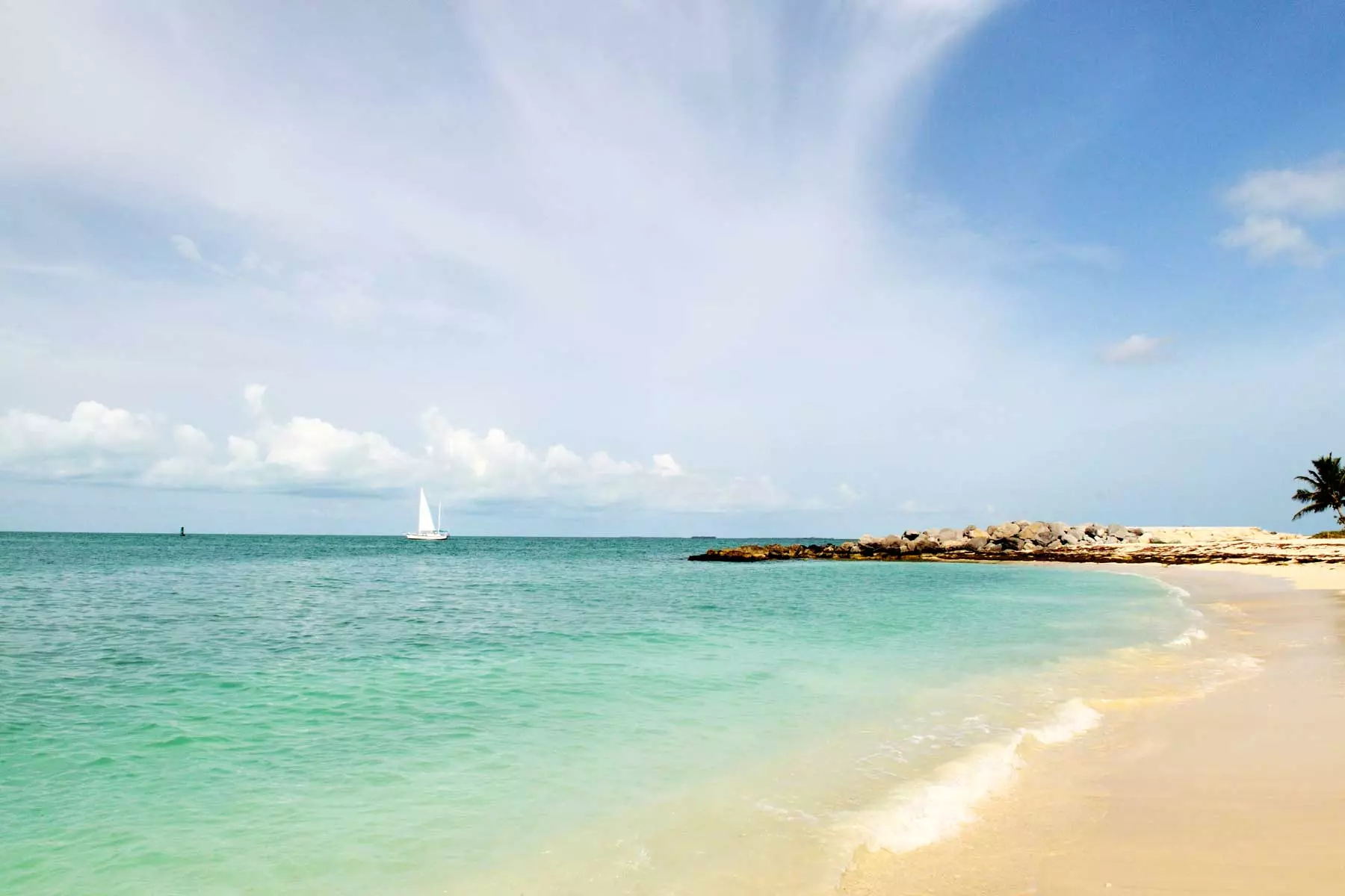 Plaża w parku stanowym Fort Zachary Taylor w Key West Florida