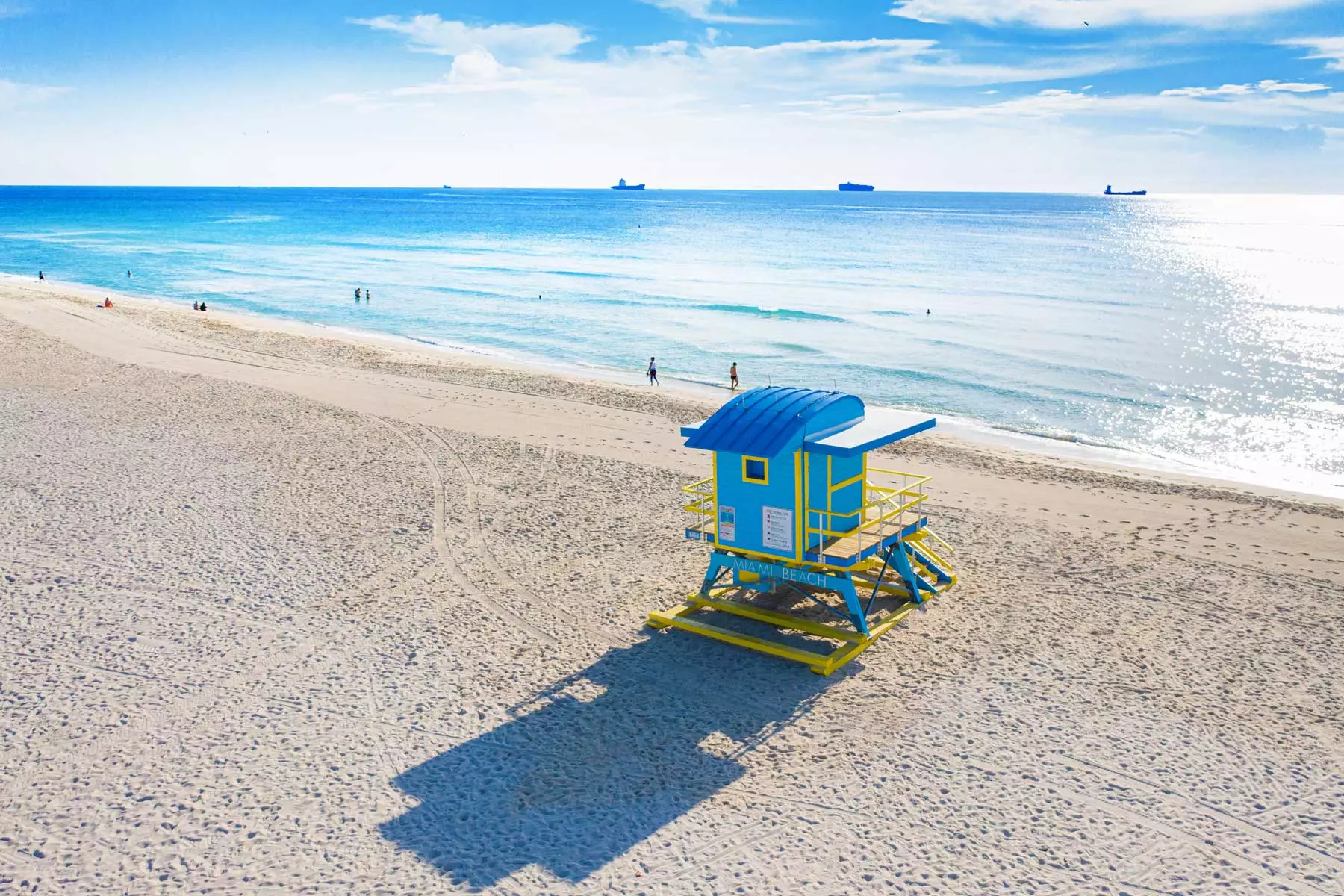 Túr agus trá Garda Tarrthála na Trá Theas, Miami, Florida ag éirí gréine