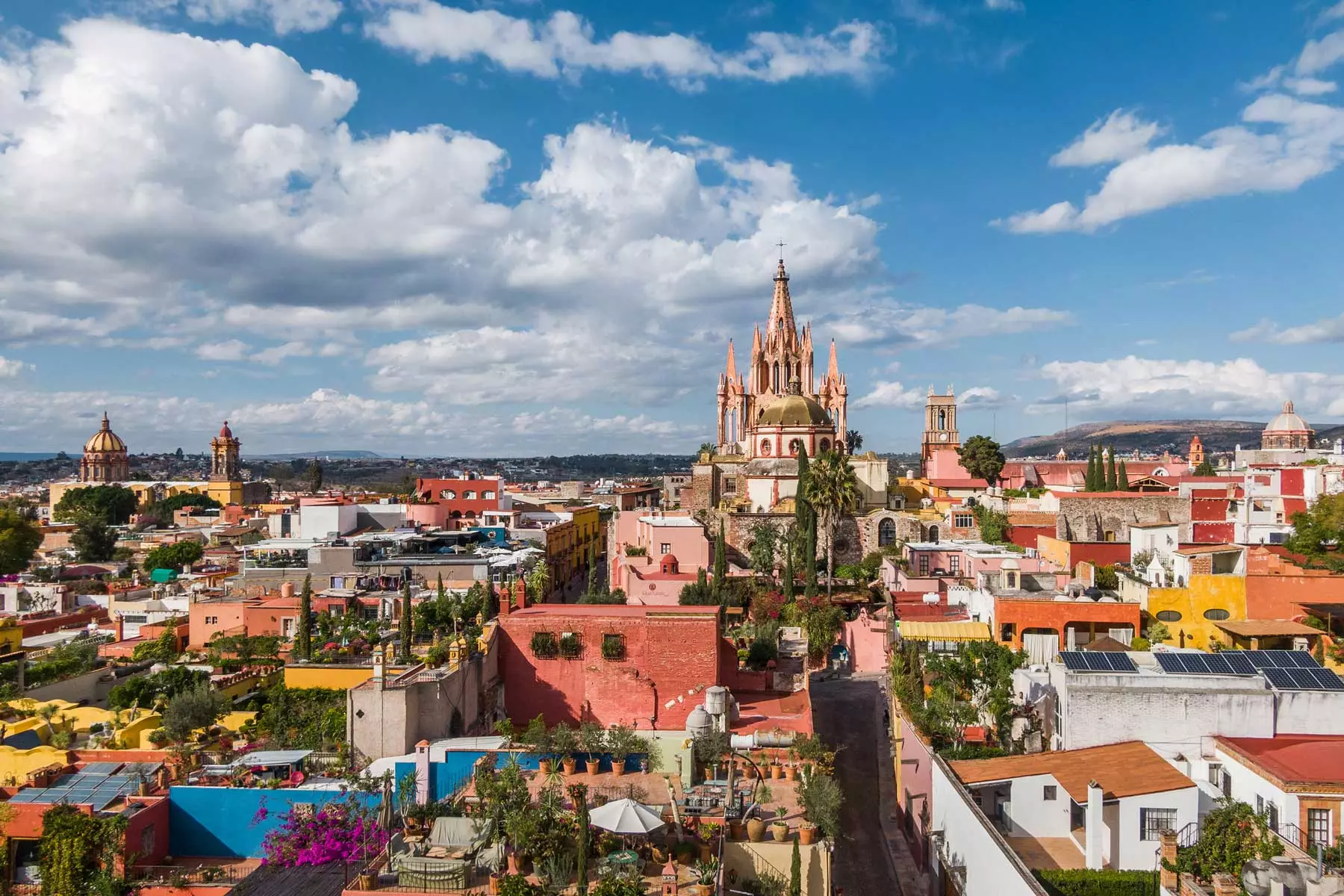 Golygfa o'r awyr o San Miguel de Allende yn Guanajuato, Mecsico