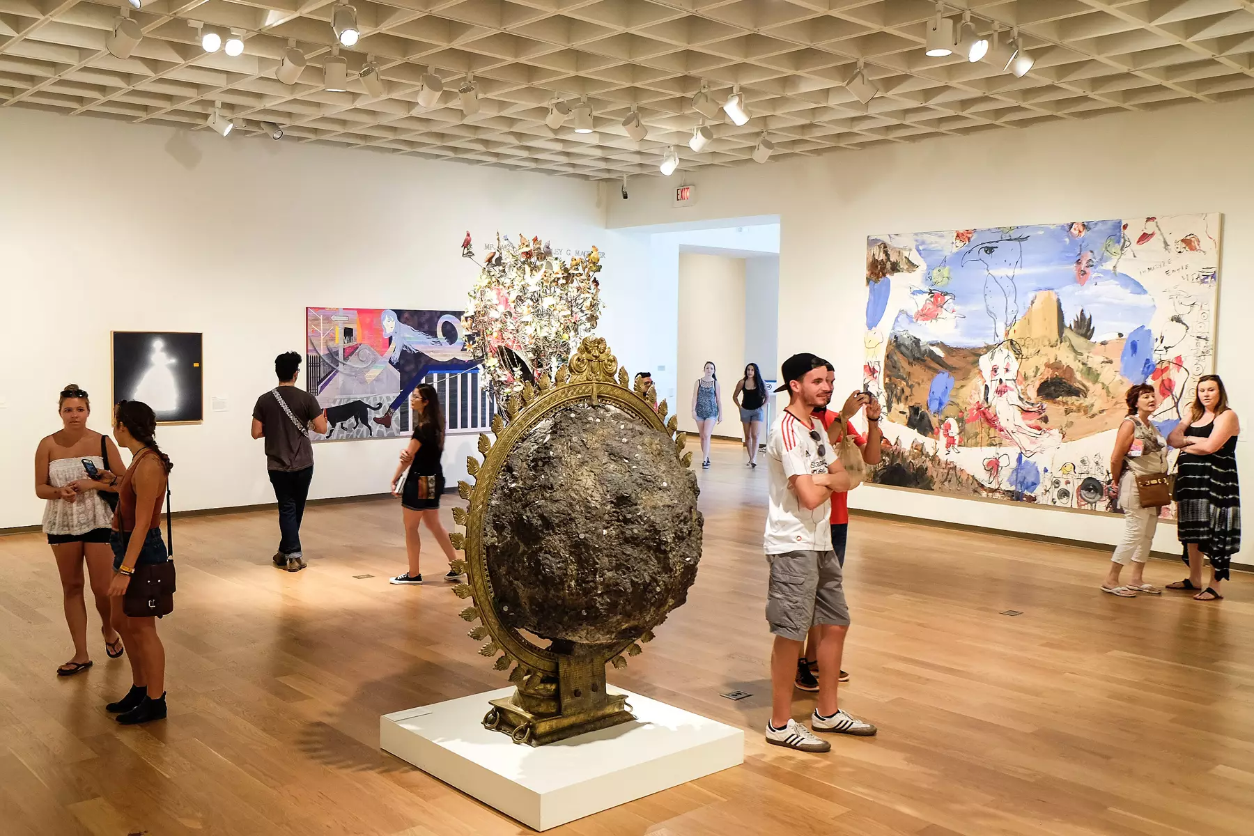 Ihe ngosi na ndị njem nlegharị anya na Orlando Museum of Art (Pre-Covid)