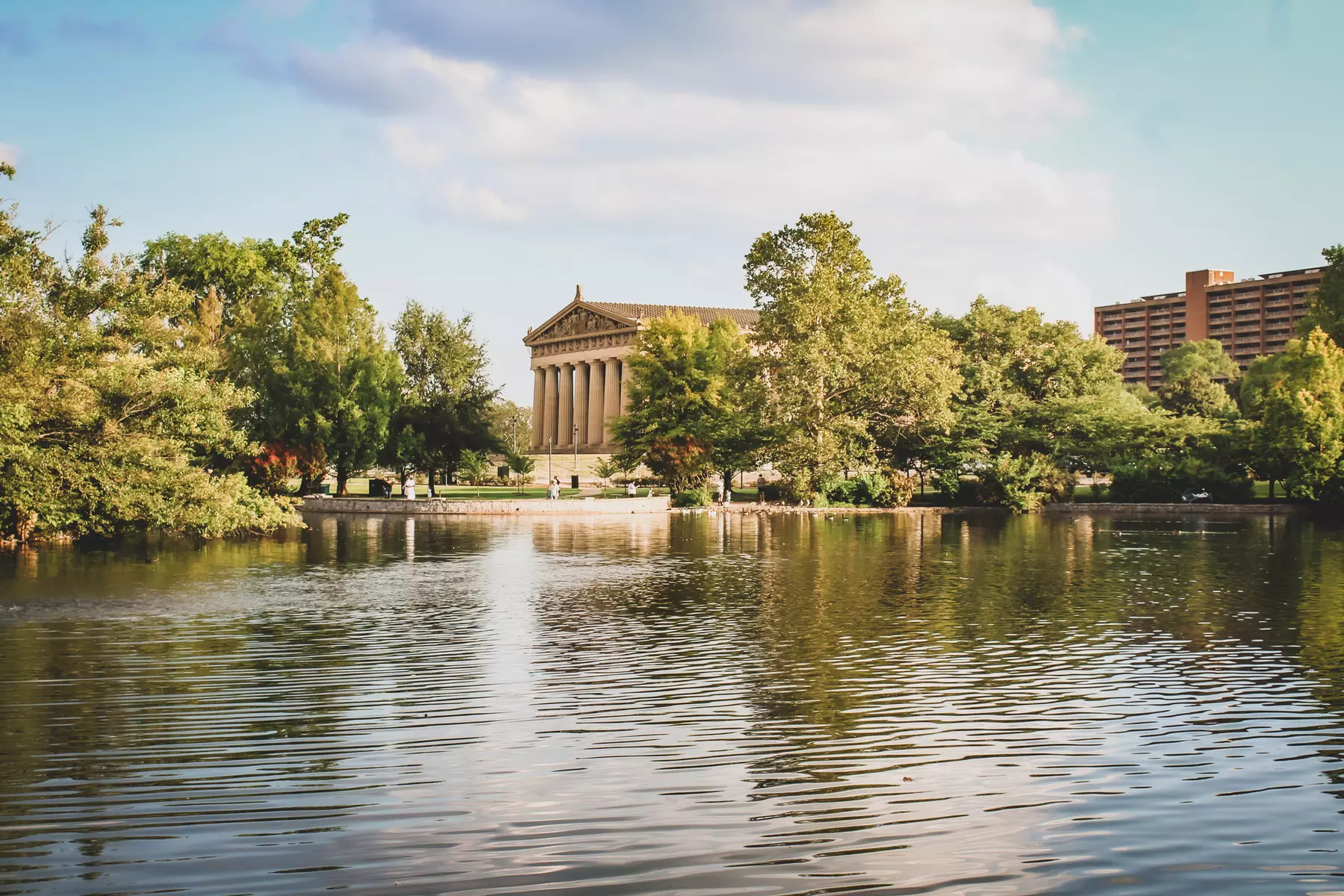 Der Parthenon an einem Sommertag in Nashville