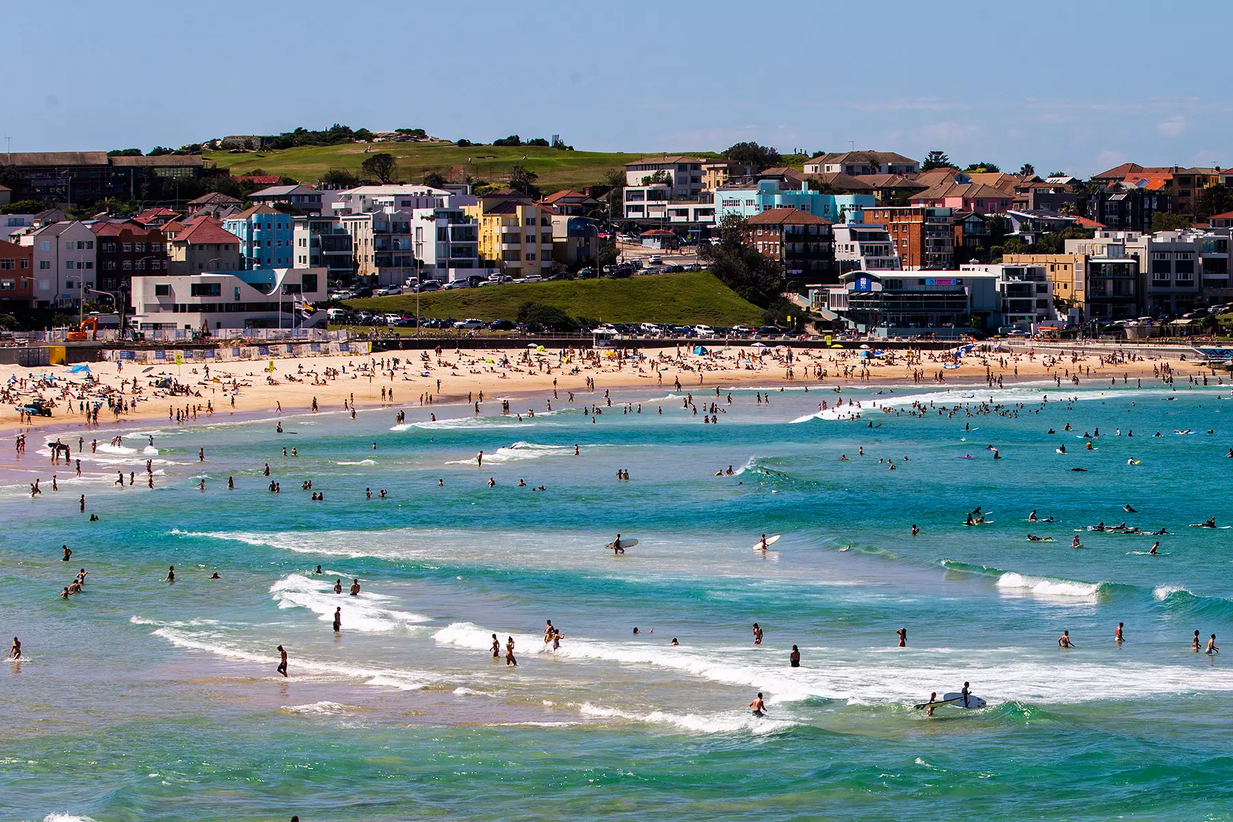 Sydneyko (Australia) Bondi hondartzaren ikuspegi orokorra.