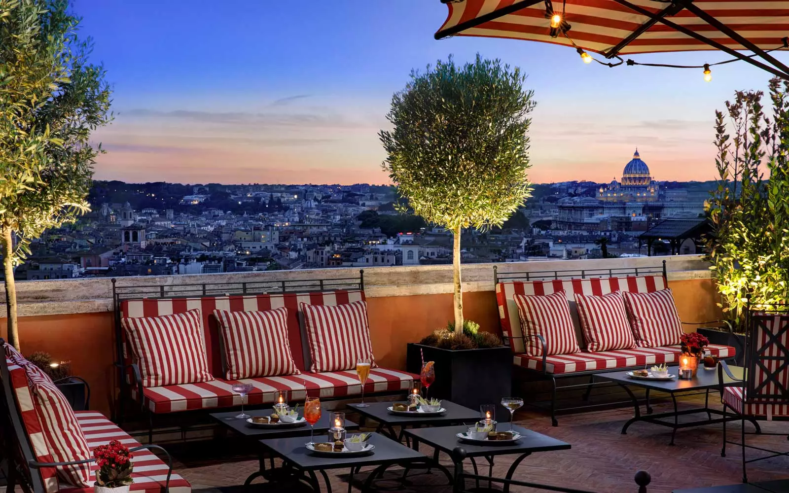 Terrasse på Hotel de Ville, Roma, Italia