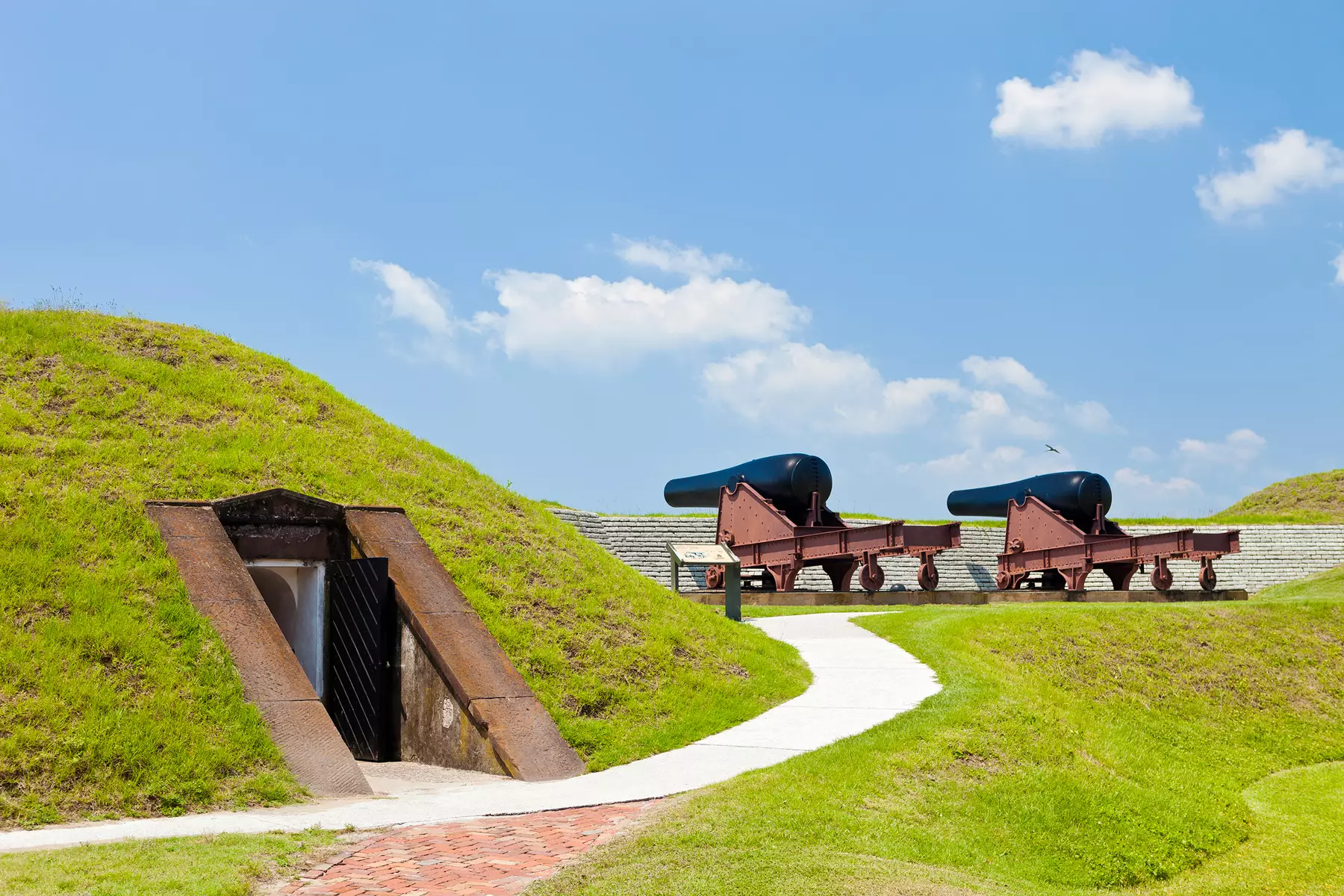 Canons de Fort Moultrie preto de Charleston, Carolina do Sur