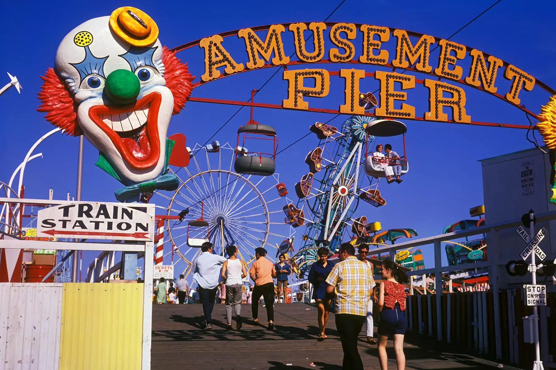 Señal de entrada al parque Amusement Pier en Seaside Heights, NJ 1960