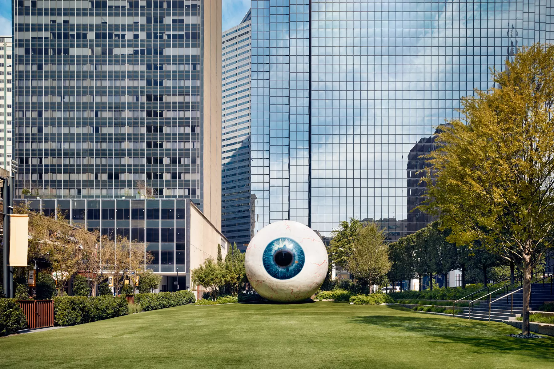 L'escultura de l'ull a Dallas