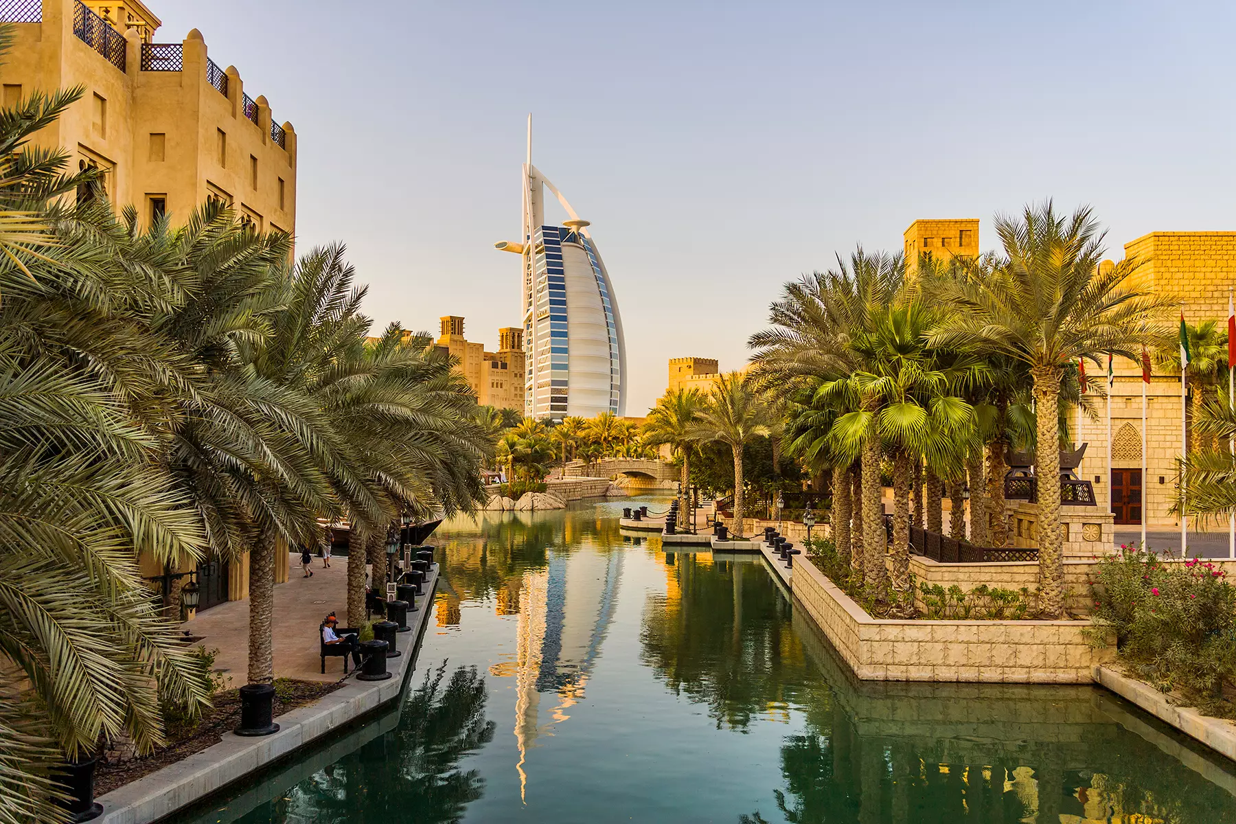 Souk Madinat Jumeirah' ja Burj al Arabi välisilme