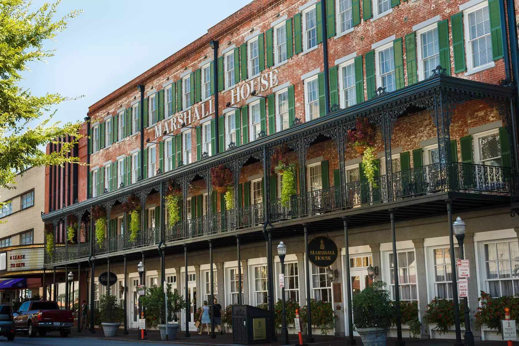 Panlabas na view ng Marshall House sa New Orleans, LA