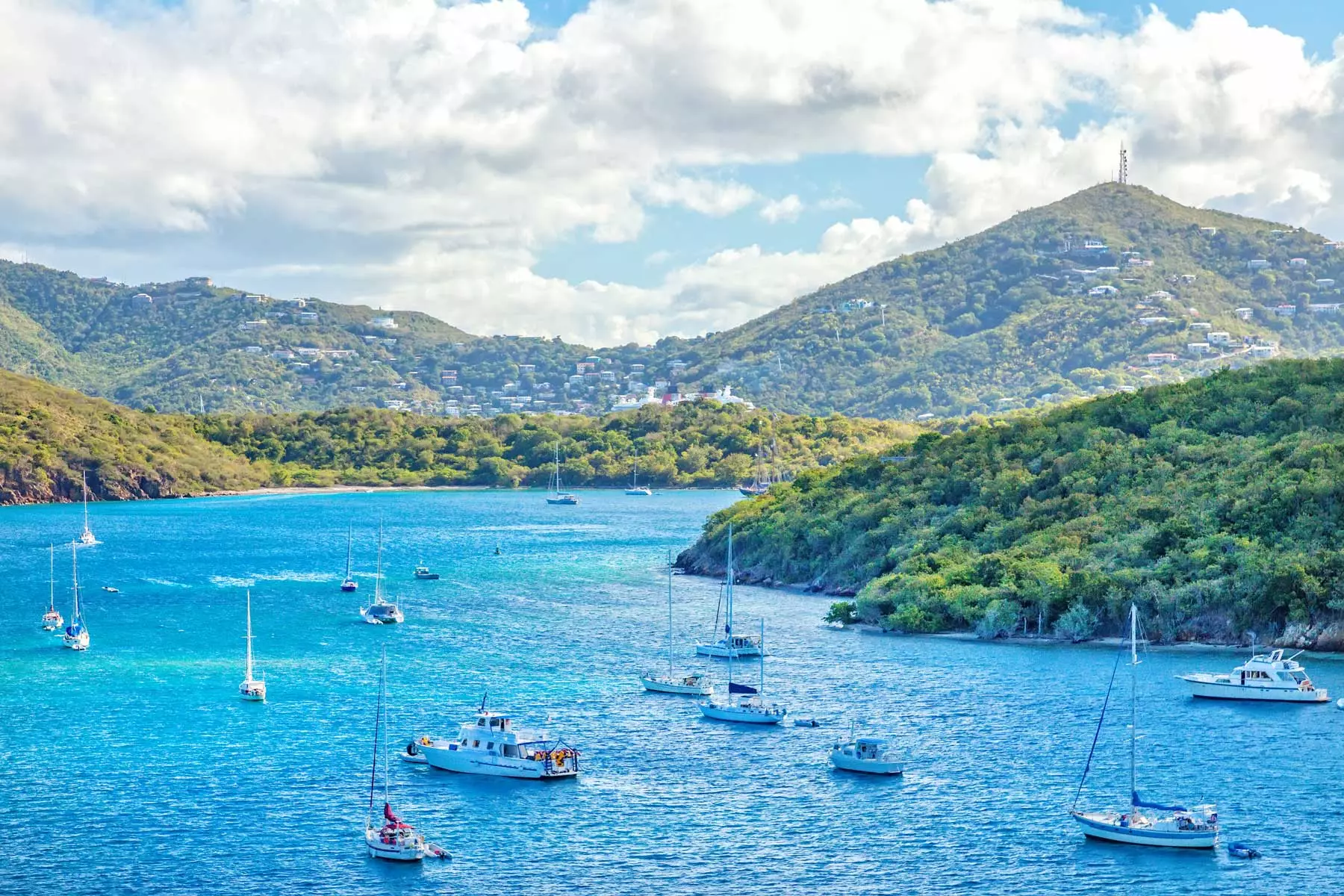 Pemandangan prau ing pesisir St Thomas