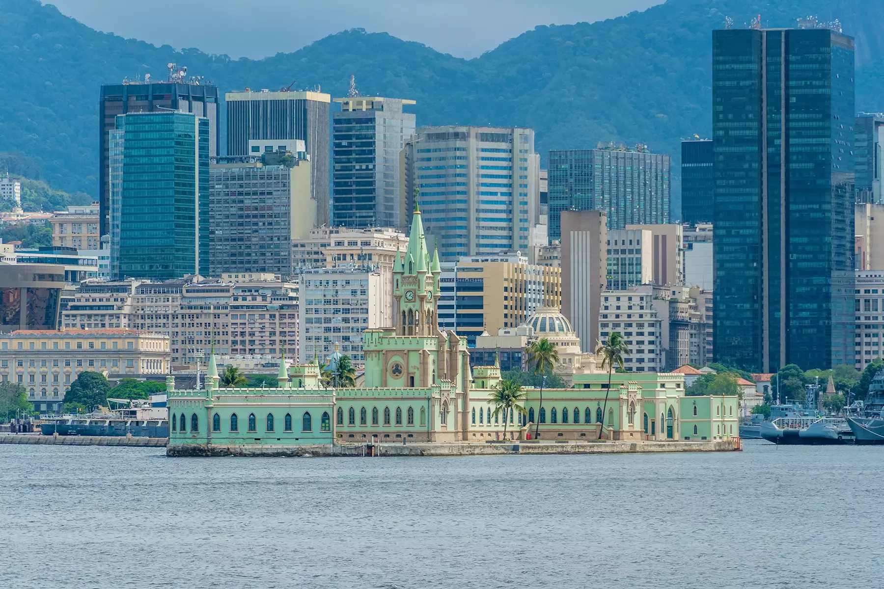 ilha fioscach i Rio De Janeiro, an Bhrasaíl ag Waterfront