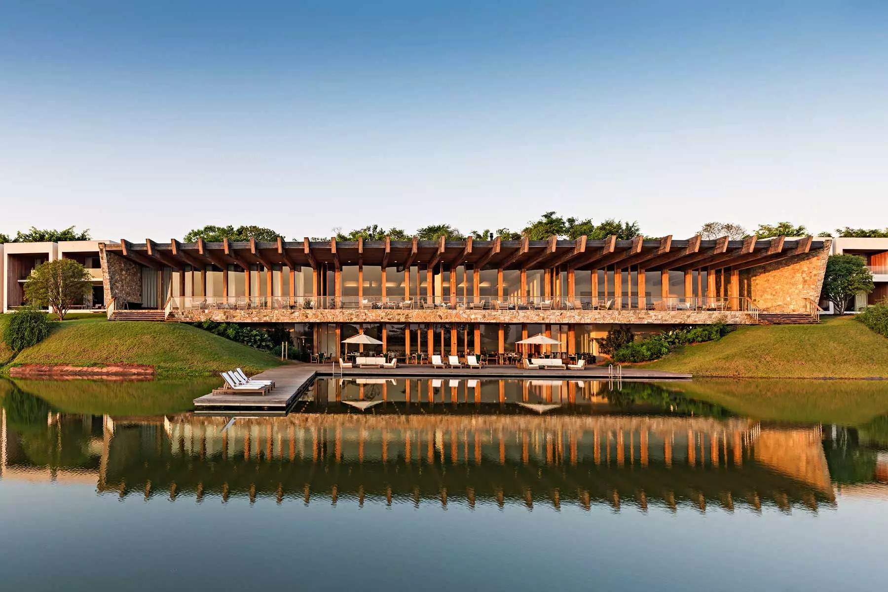 Exterior ng Fasano Boa Vista resort, binoto ang isa sa pinakamagandang hotel sa mundo