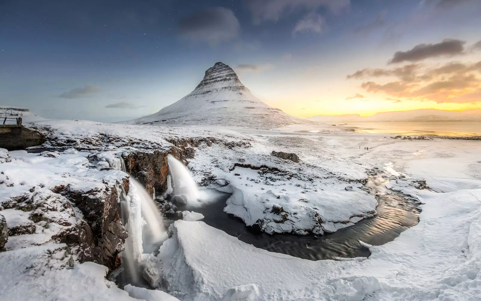 Kalns aiz sienas, Kirkjufell, Islande