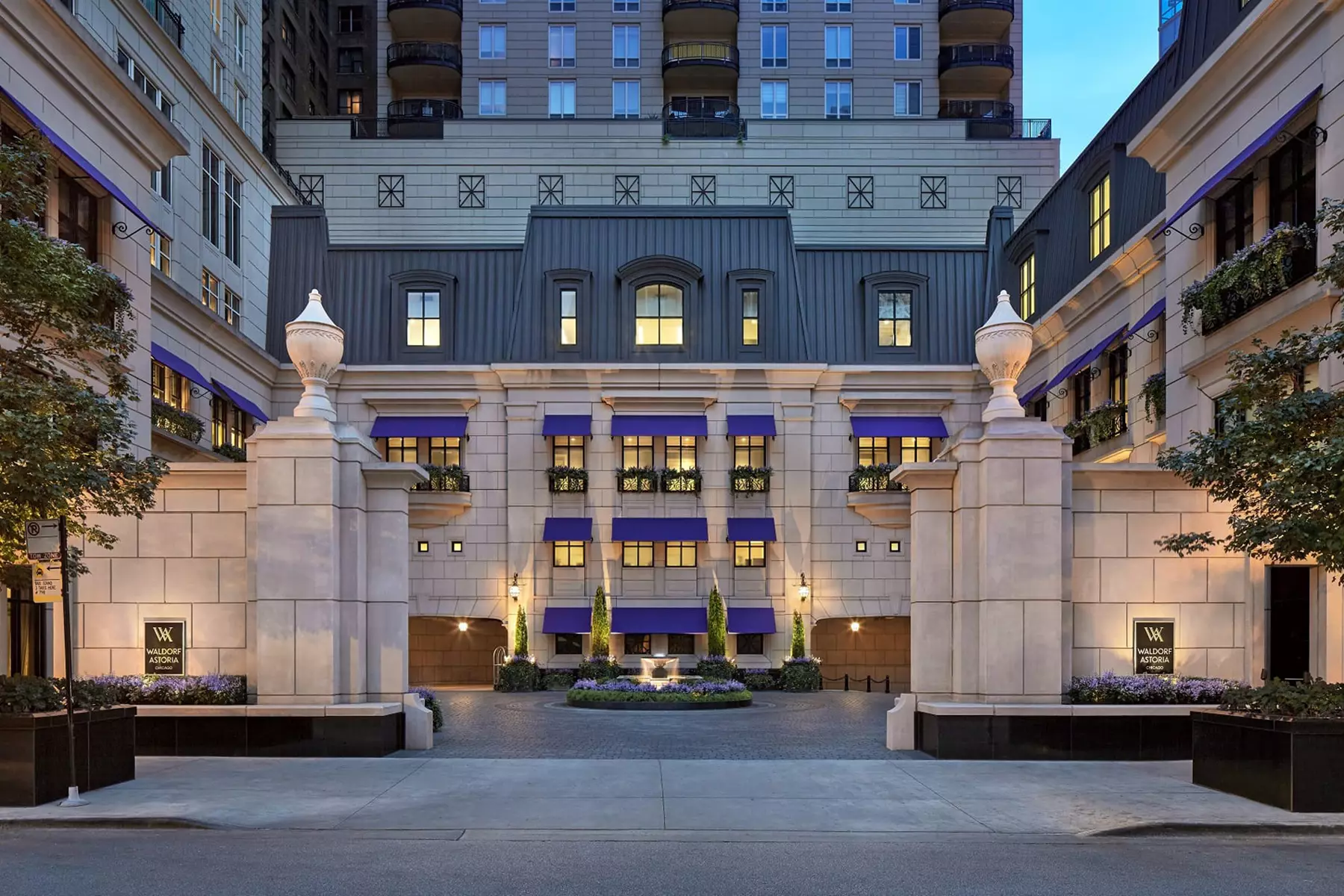 Inngangen til Waldorf Astoria Chicago