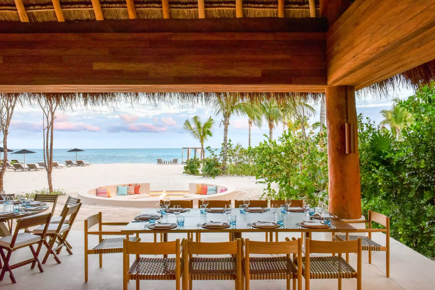 Dining gebiet oan de Rosewood Mayakoba, stimd ien fan de bêste hotels yn 'e wrâld