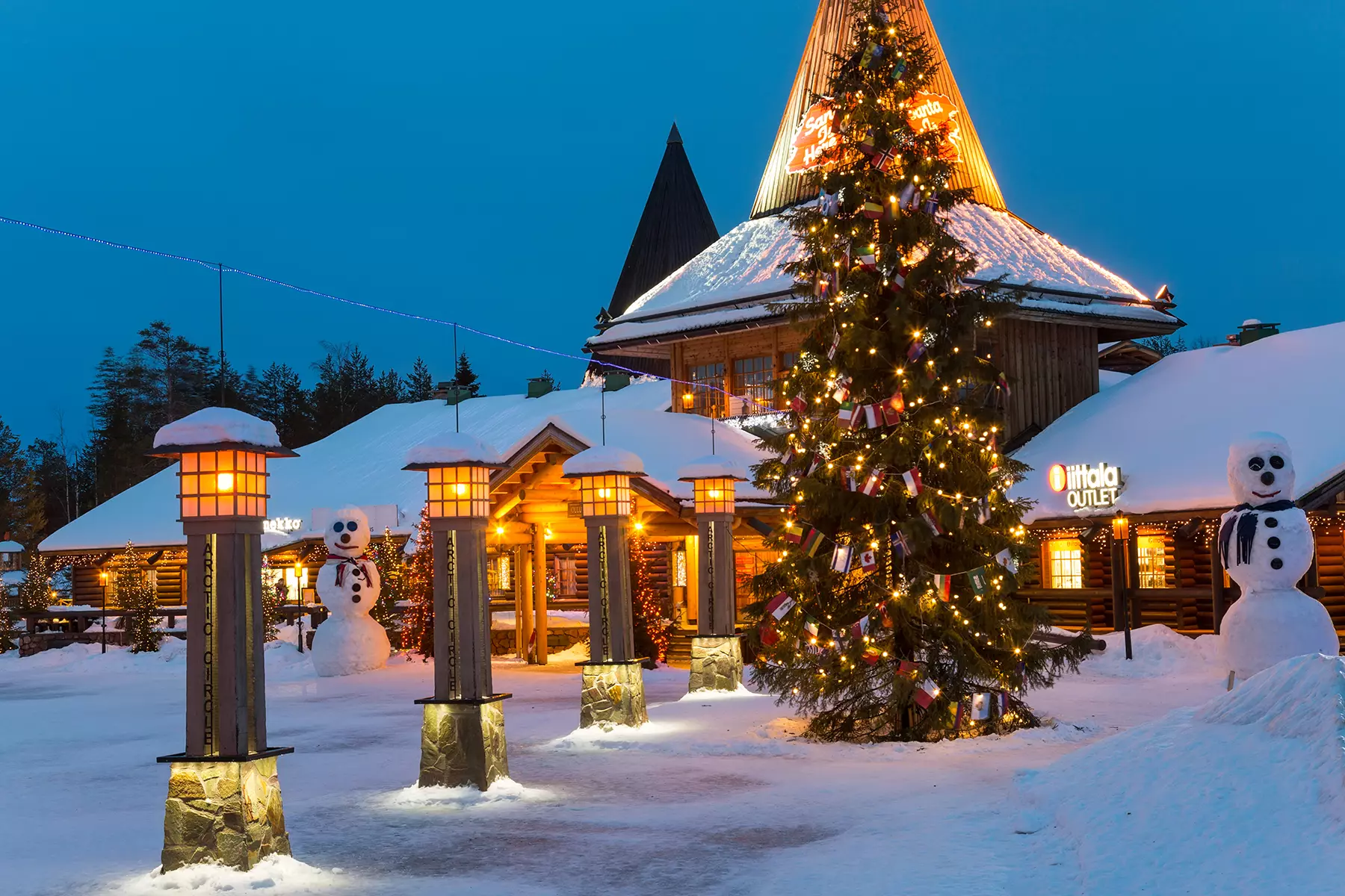 Abule Santa Claus ni aṣalẹ, Rovaniemi, Finland