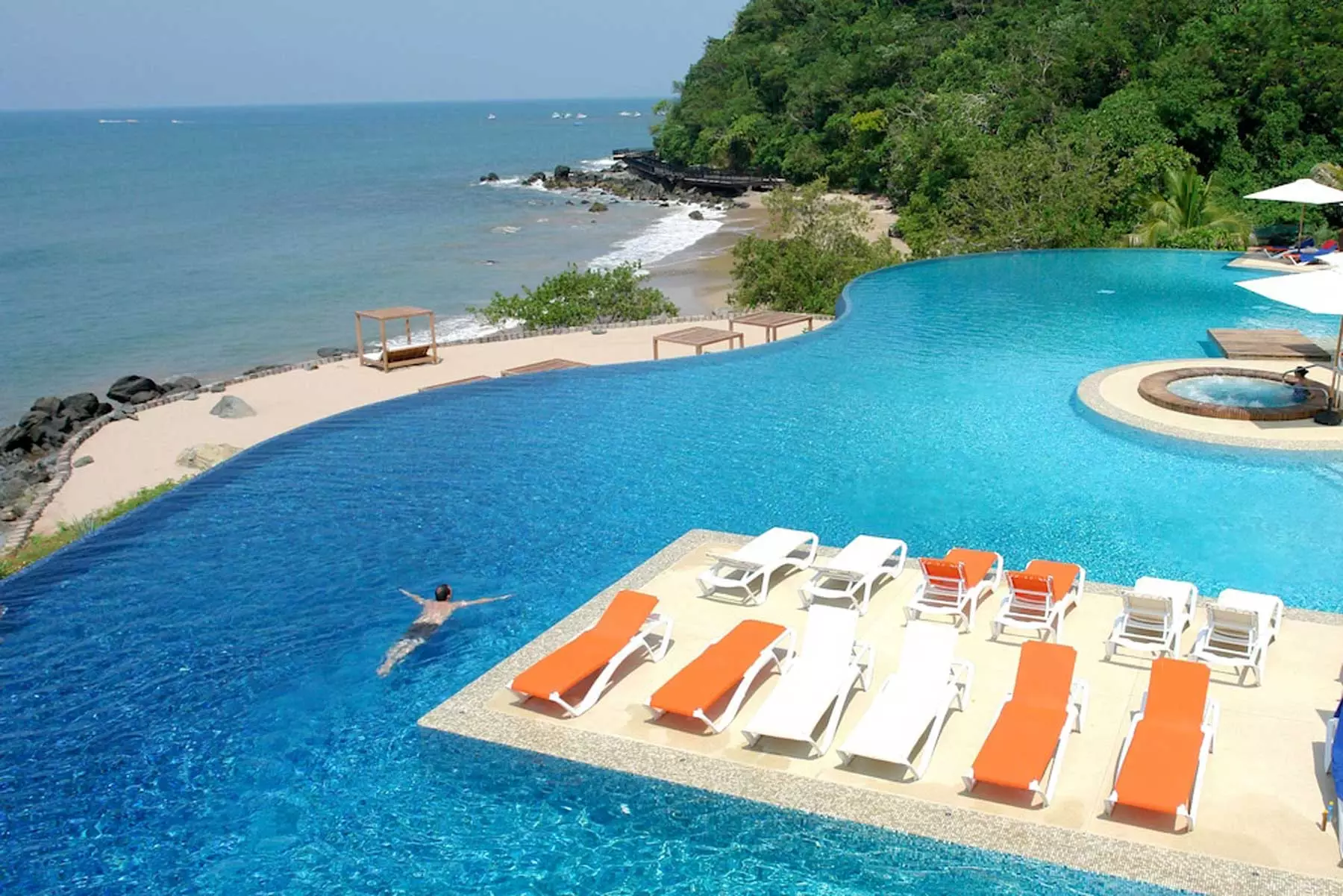 墨西哥伊斯塔帕 Azul Ixtapa Grand All Inclusive Suites & Spa 游泳的人
