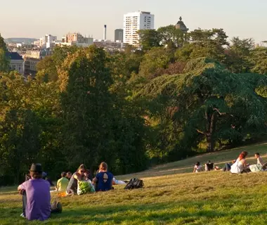 Parc des Buttes-Chaumont၊ ပါရီ