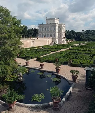 Villa Doria Pamphili, Romo