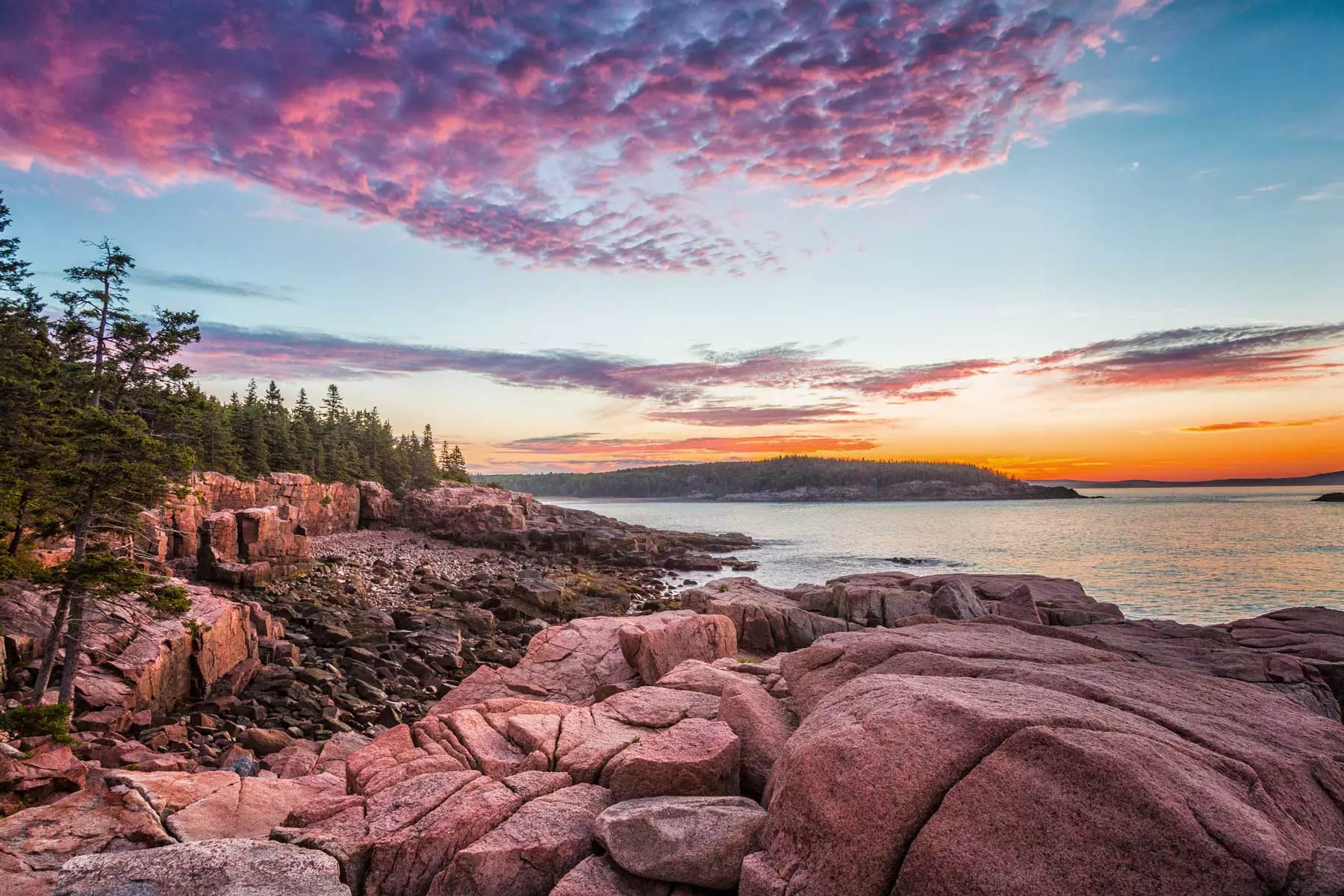 Mount Desert Islandeko (Maine) kostalde harritsutik bista