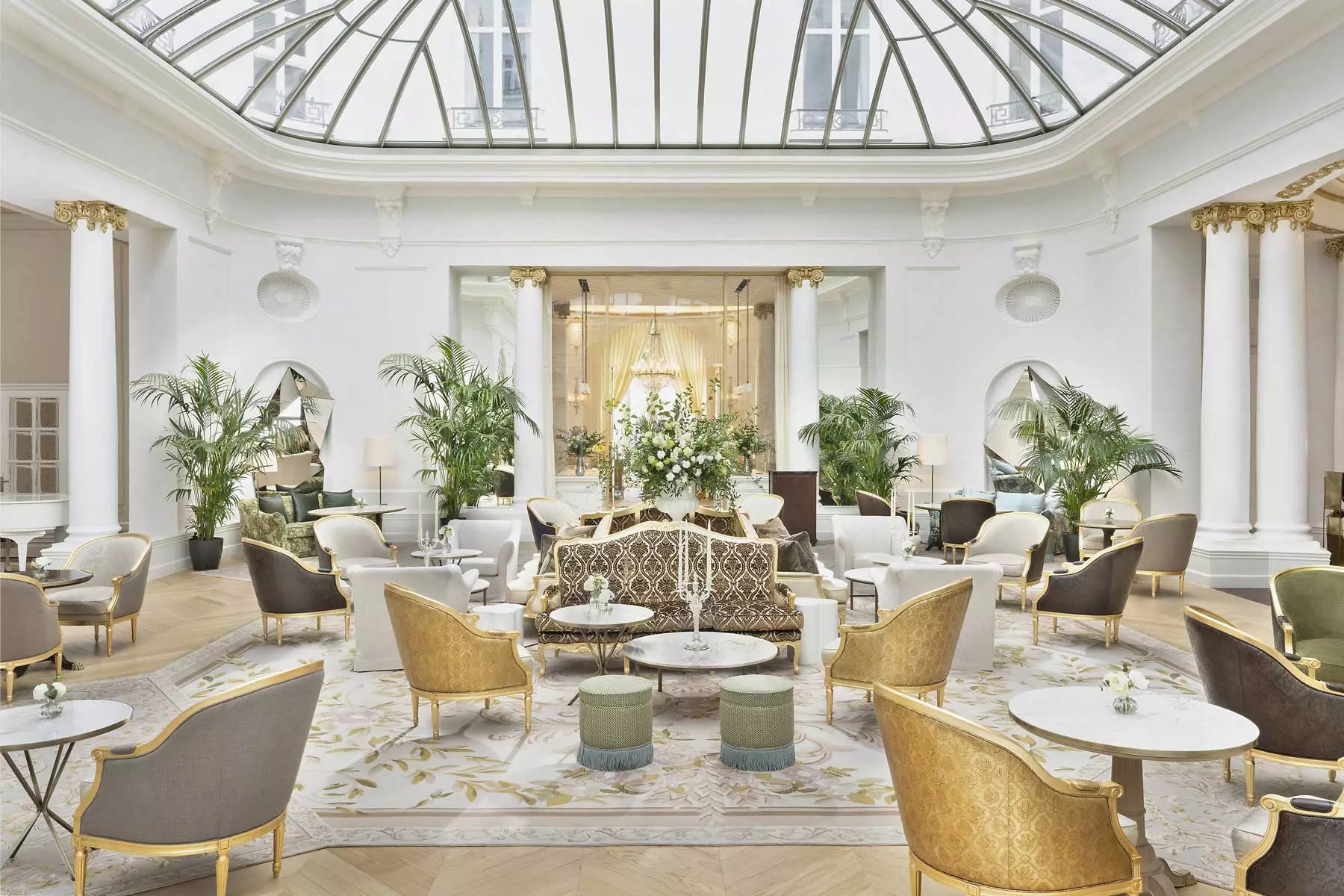 Εσωτερικά καθίσματα στο λόμπι στο Mandarin Oriental Ritz Madrid