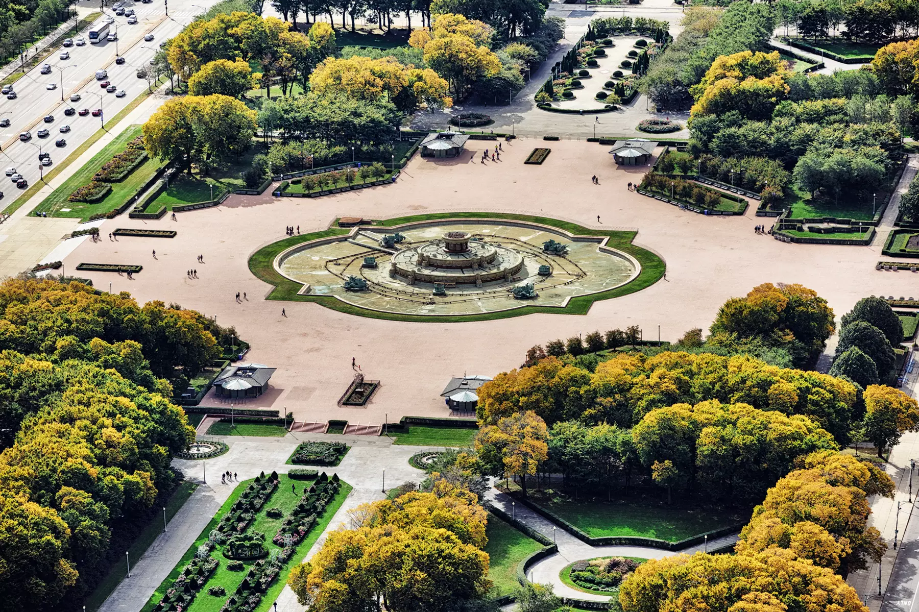 Fontanna Buckingham w Grant Park, Chicago. Widok z lotu ptaka.