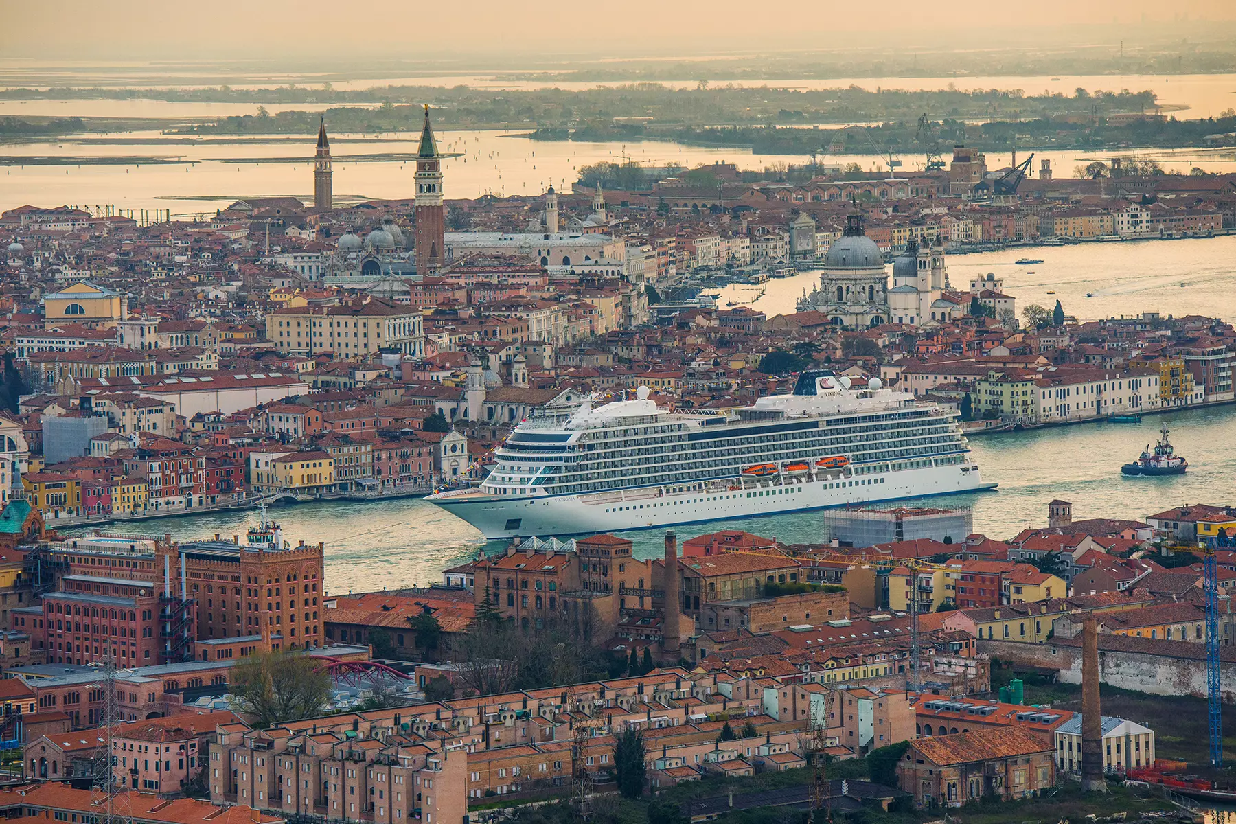 Viking Ocean Schiff in Venedig