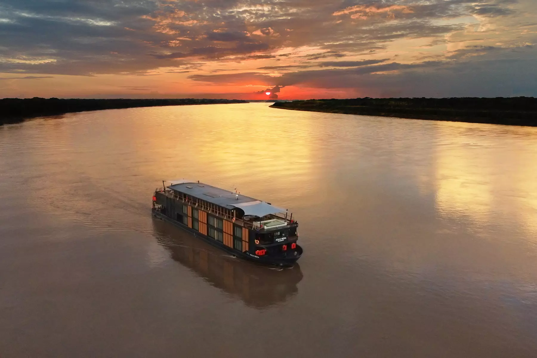 Nhìn từ trên không của Aqua Nera bằng Aqua Expeditions