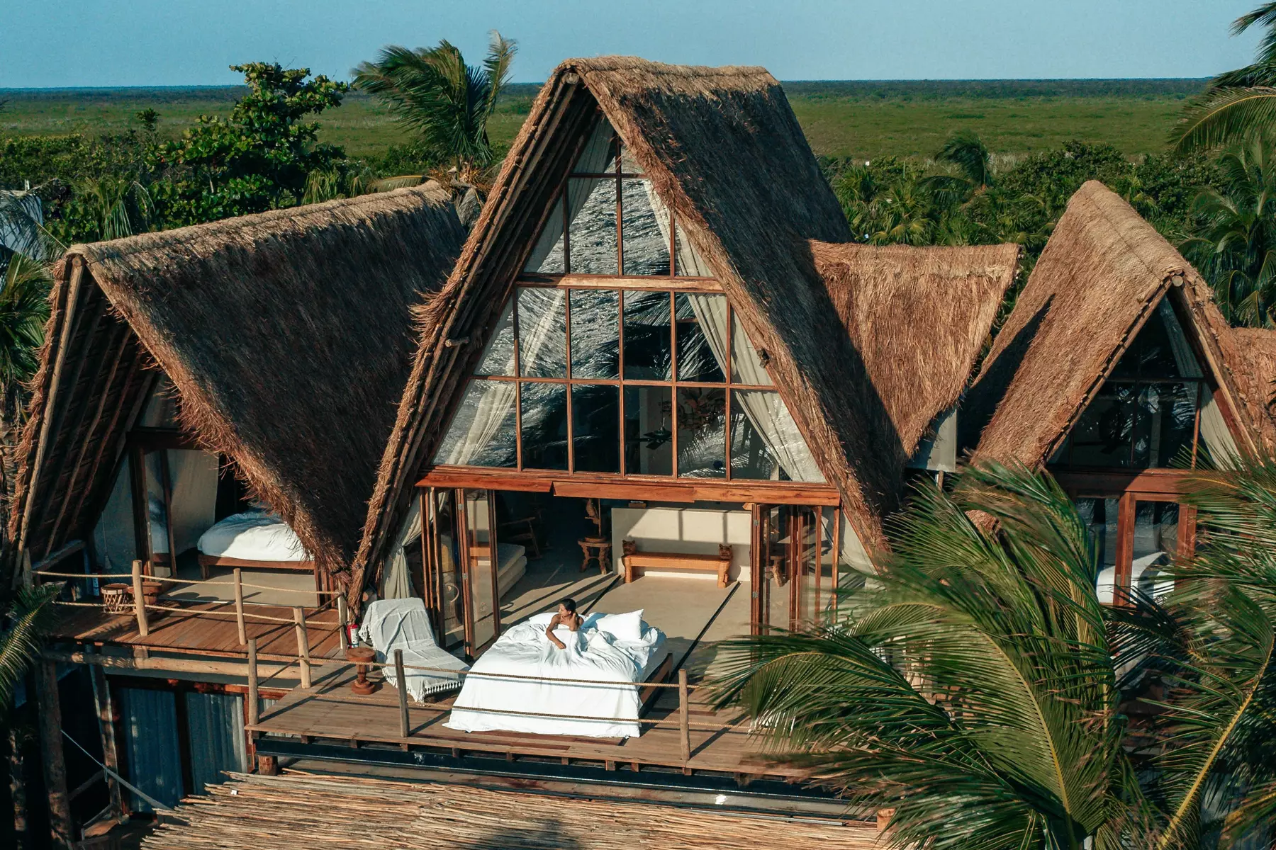 La suite de La Valise Tulum puede trasladar la cama a la terraza