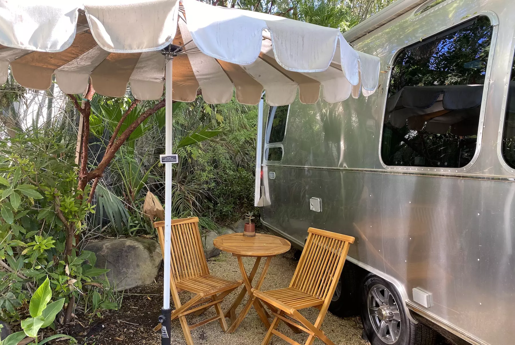 Airstream patioa Caravan Outpost Ojai-n