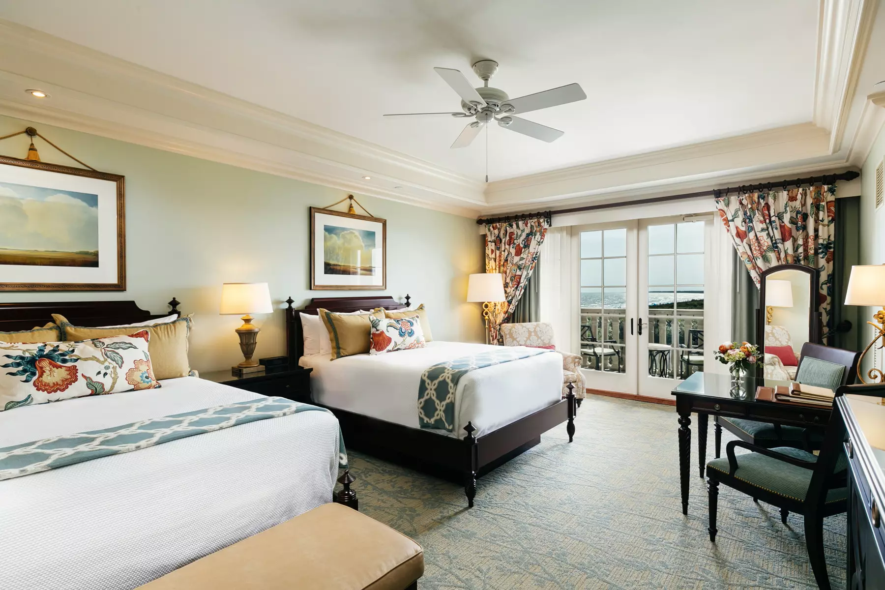 Kamar tamu The Sanctuary di Kiawah Island Golf Resort dengan tempat tidur ganda