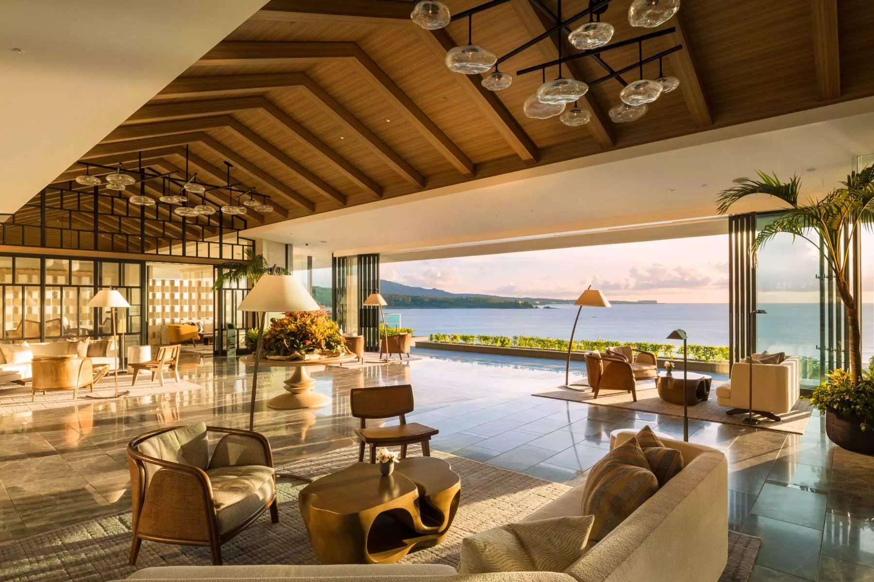 Lobby in de Halekulani Okinawa, uitgeroepen tot een van de beste hotels ter wereld