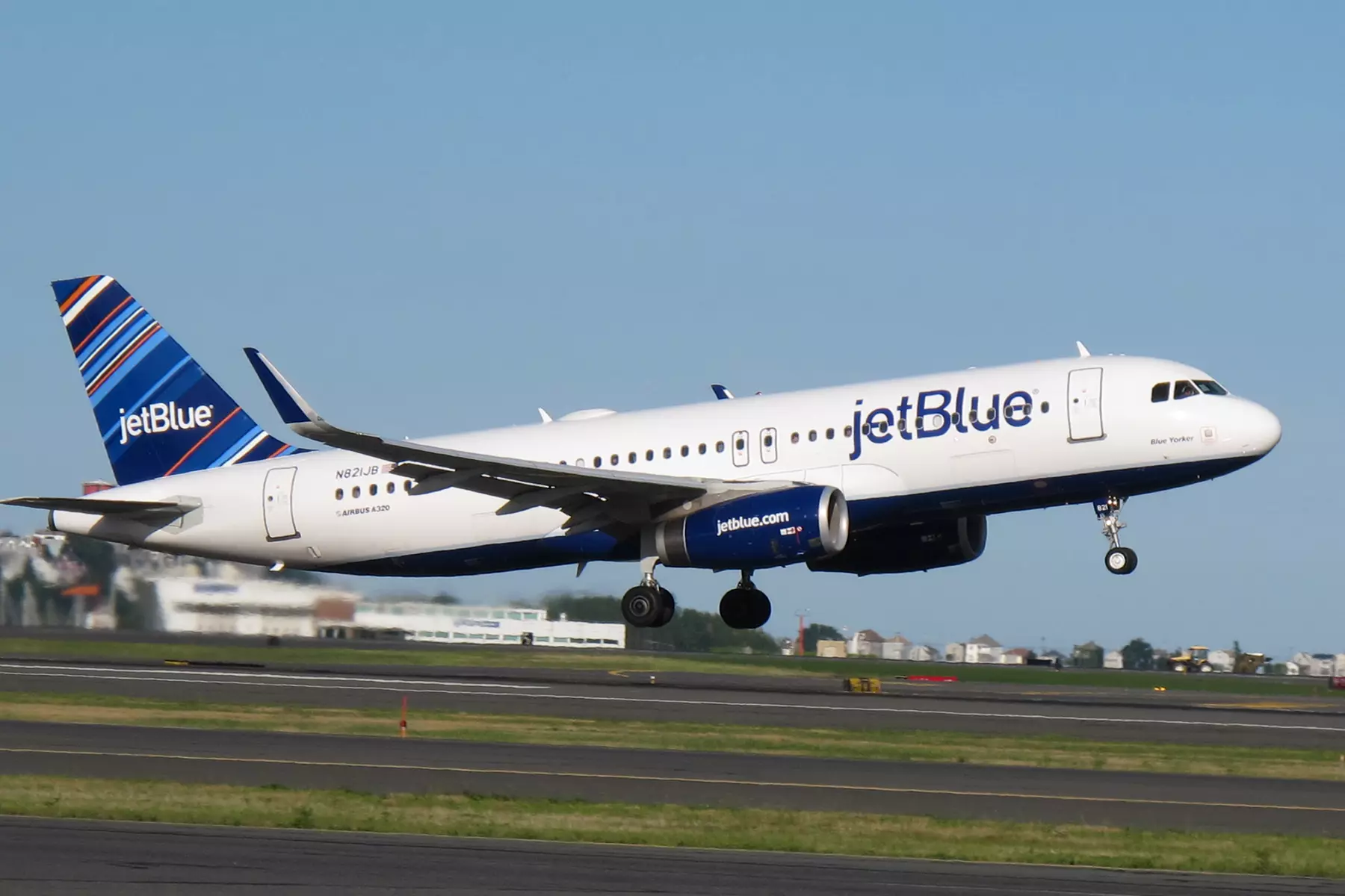 Exterior dun avión a320 JetBlue