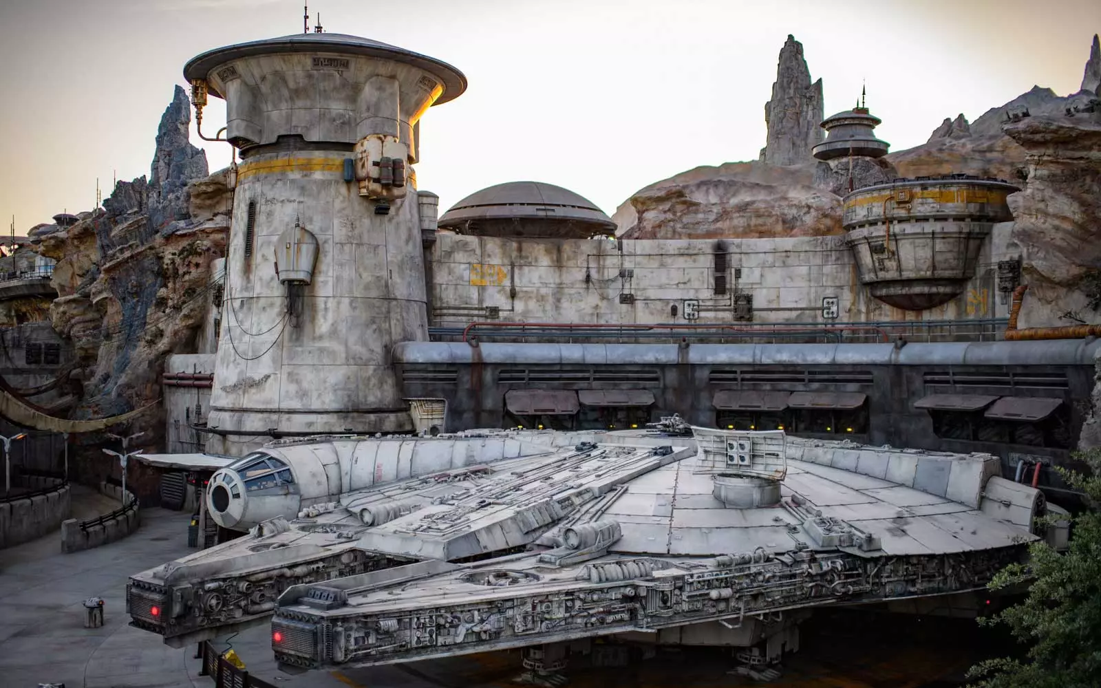 Star War Galaxy Edge - Millennium Falcon - Smuggler's Run