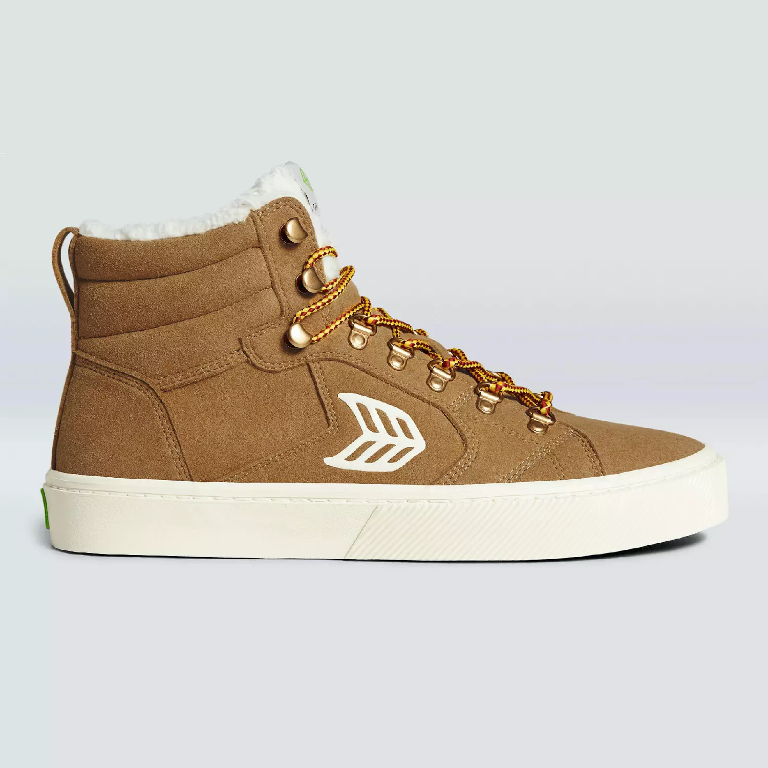 Camel sneaker i semsket skinn