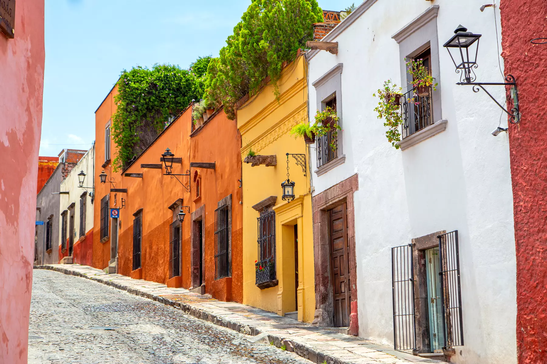 Street in San Miguel de Allende, กวานาวาโต, เม็กซิโก